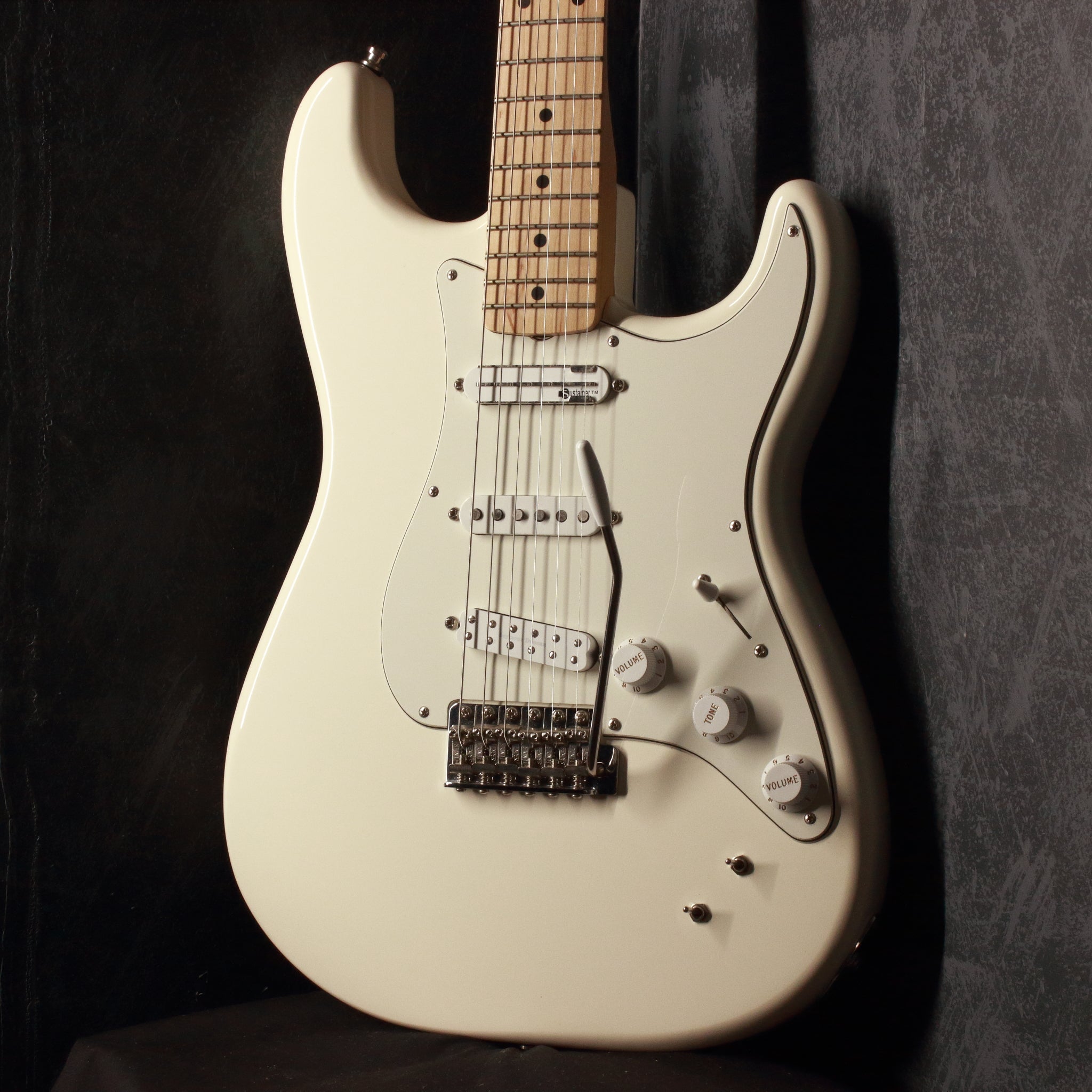 Fender EOB Stratocaster Olympic White 2017 – Topshelf Instruments