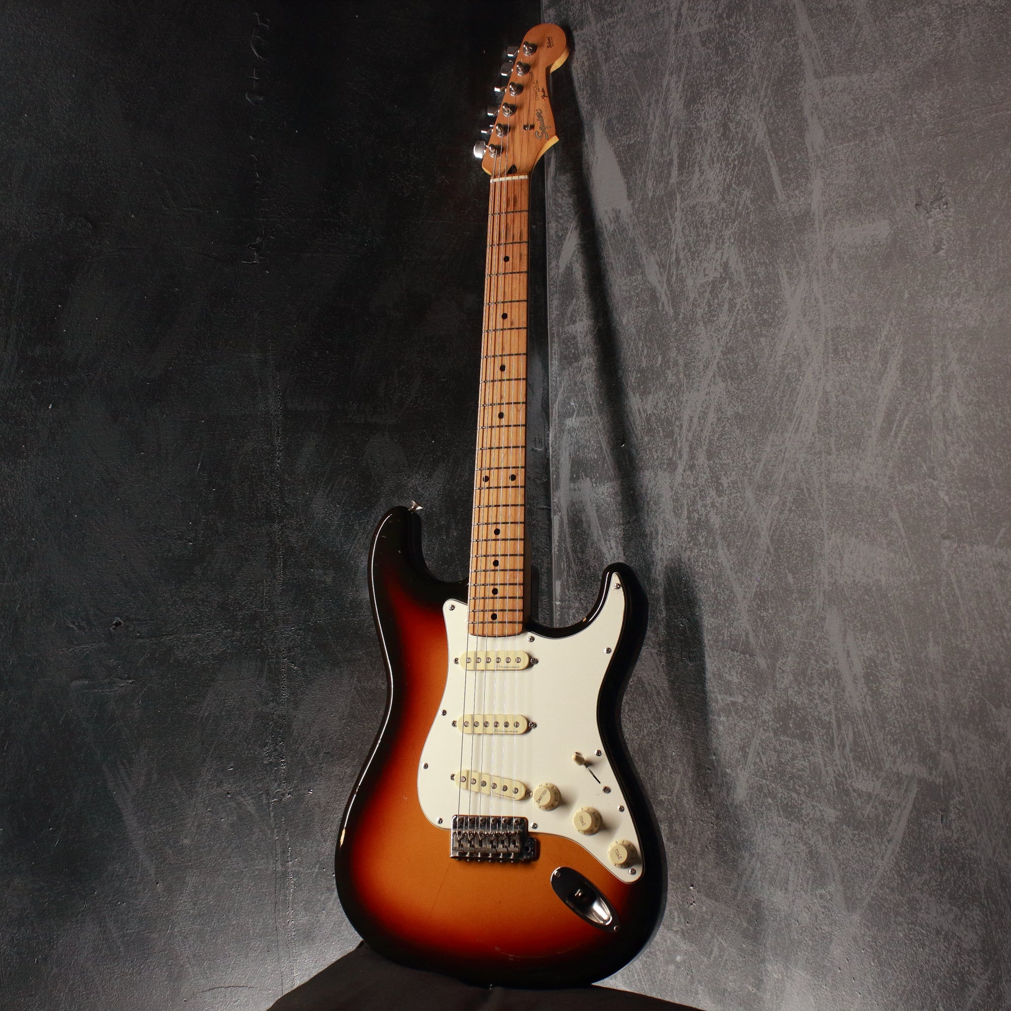 Squier Japan Silver Series Stratocaster SST33 Sunburst 1993 – Topshelf ...