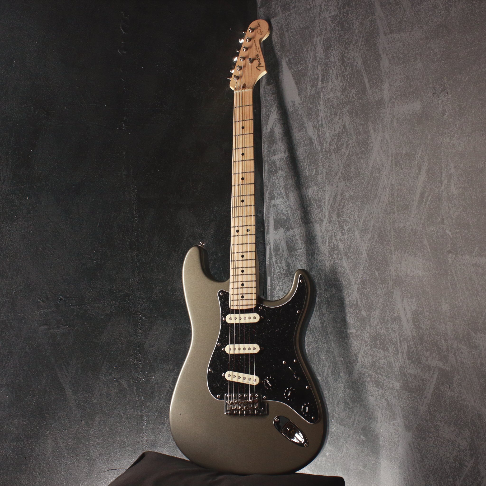 Fender Eric Clapton Stratocaster Pewter Grey 2007 – Topshelf Instruments