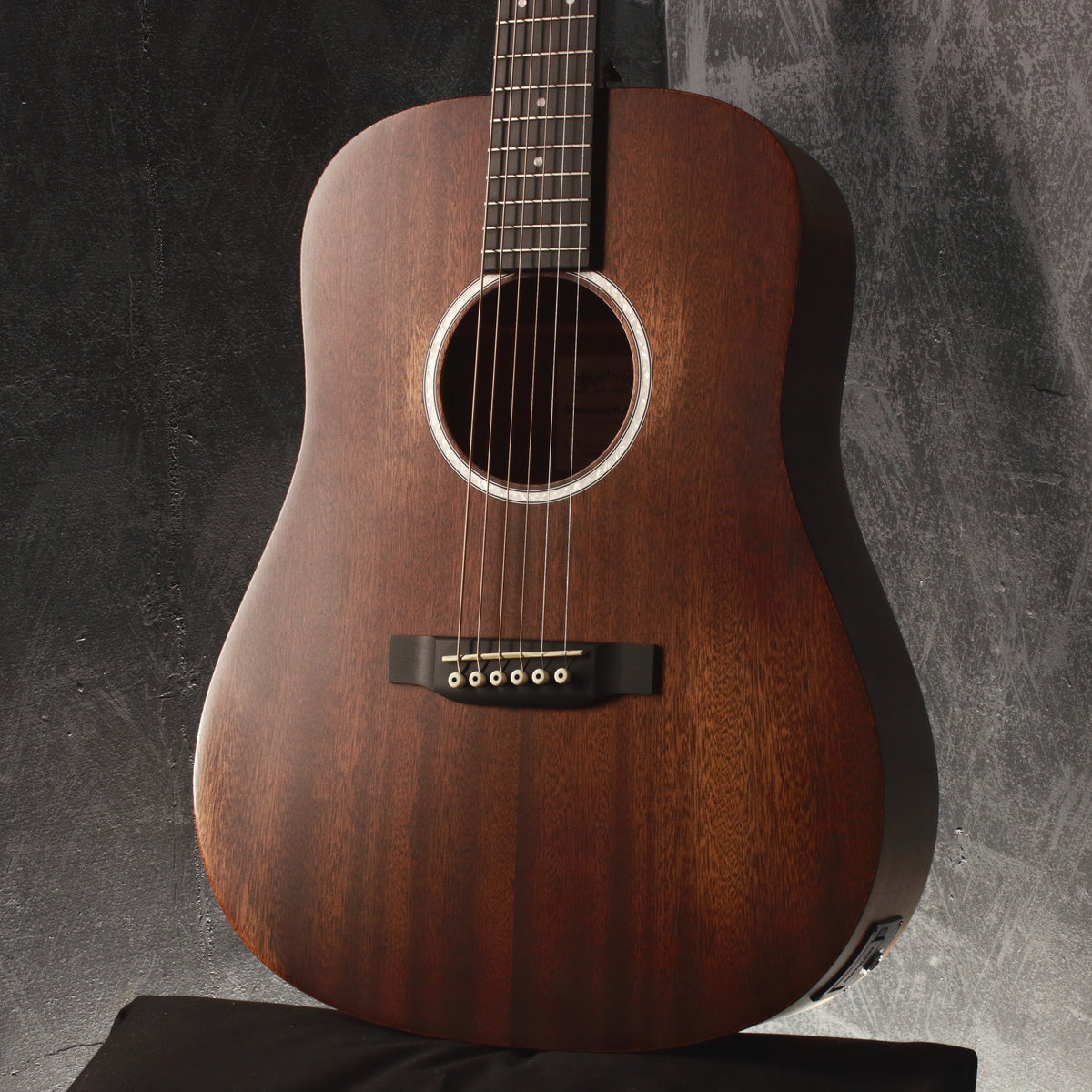 Martin Dreadnought Junior DJr-10E Streetmaster 2022 – Topshelf Instruments