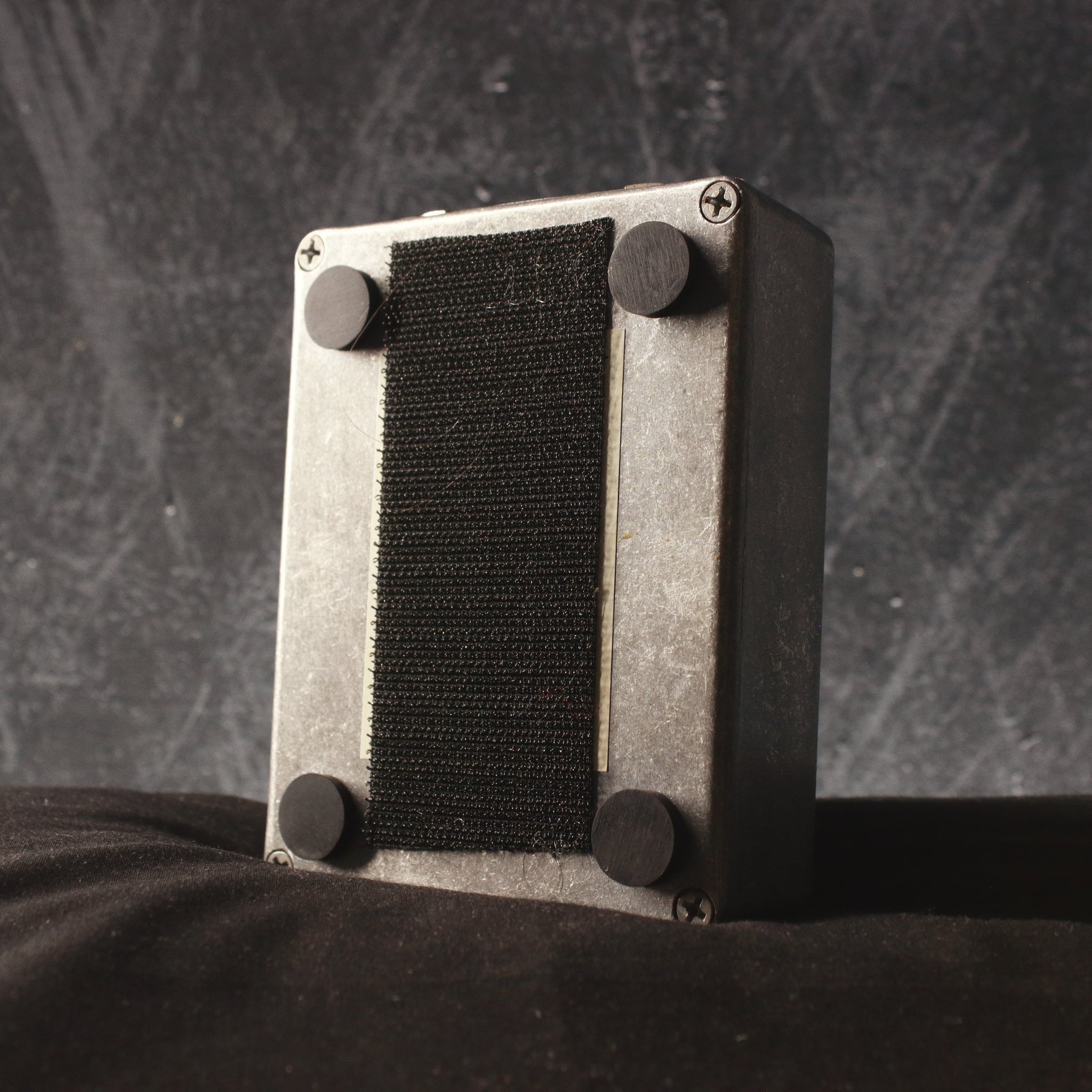 Sobbat FB-2R Fuzz Breaker Pedal – Topshelf Instruments