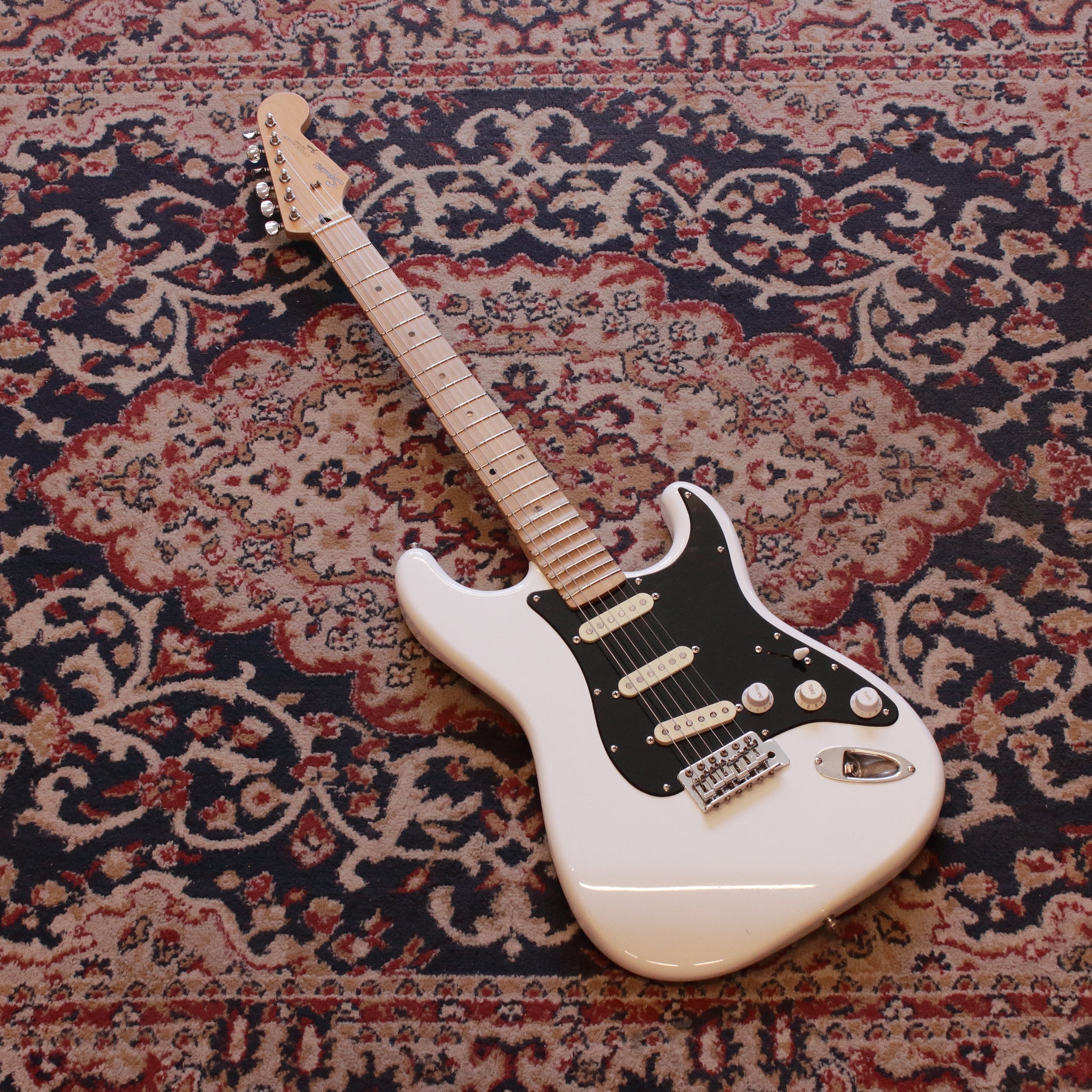Squier Japan Silver Series Stratocaster SST33 Snow White 1993 ...
