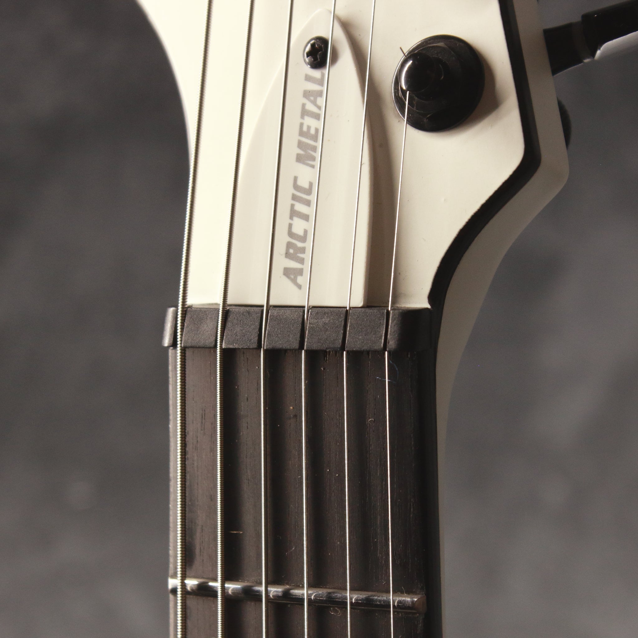 LTD Arctic Metal Phoenix Snow White Satin 2021 – Topshelf Instruments