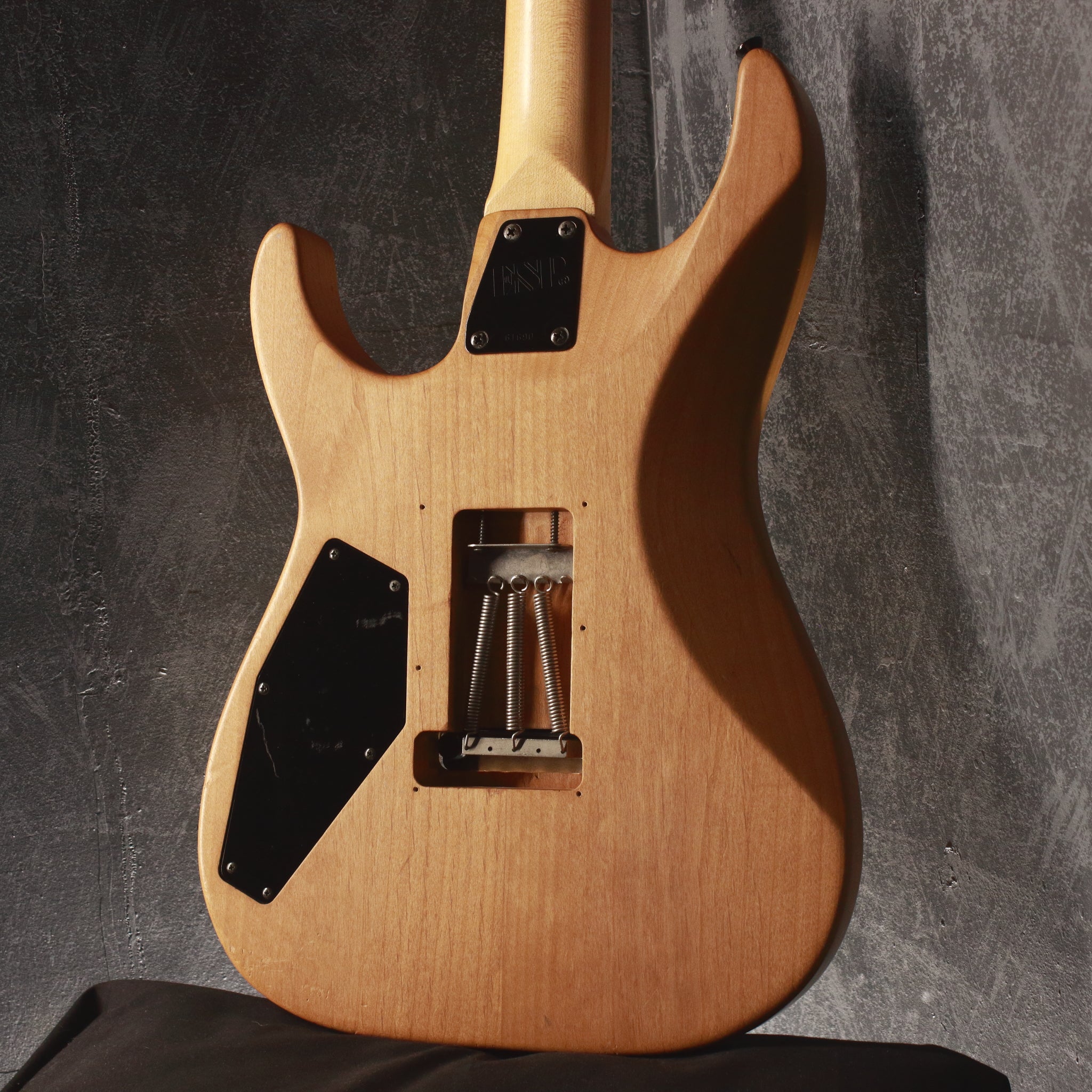 ESP Standard M-II Deluxe Natural 1992 – Topshelf Instruments