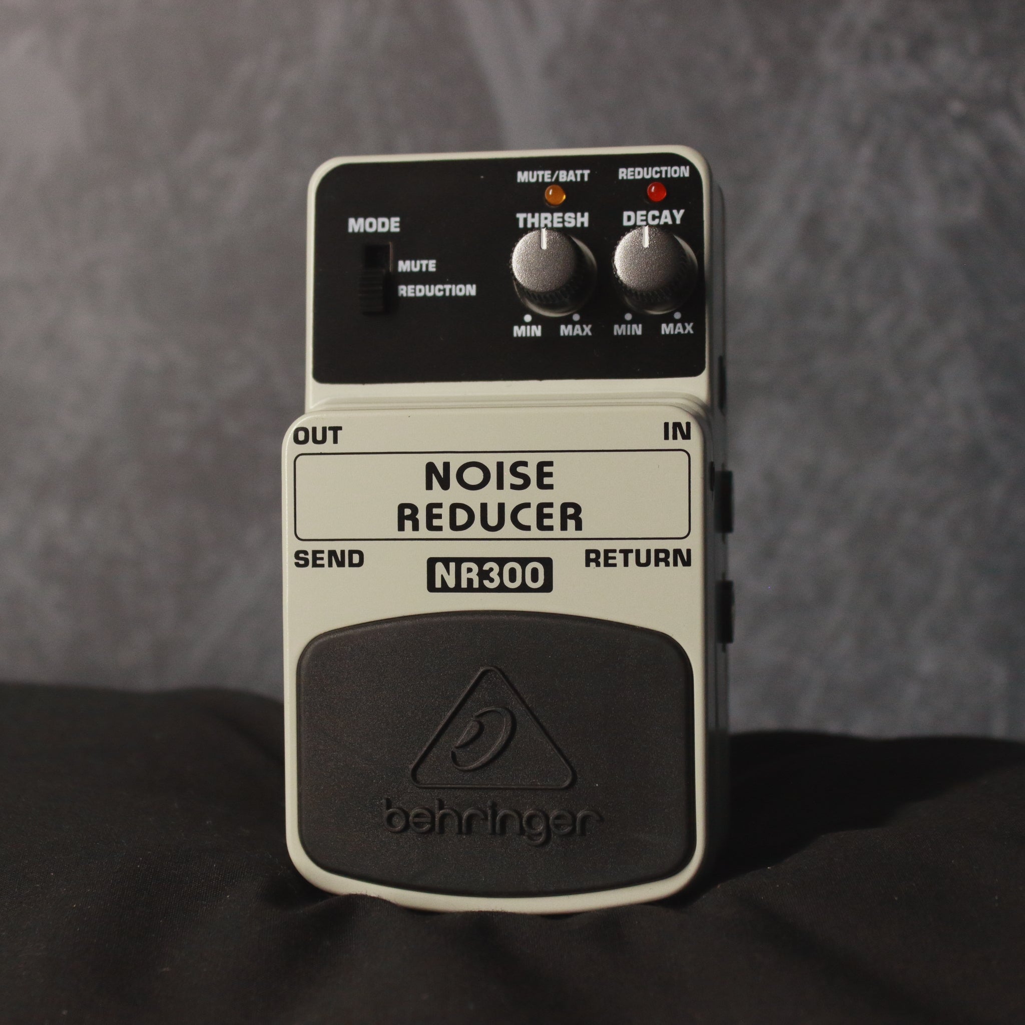Behringer NR300 Noise Reducer Pedal – Topshelf Instruments