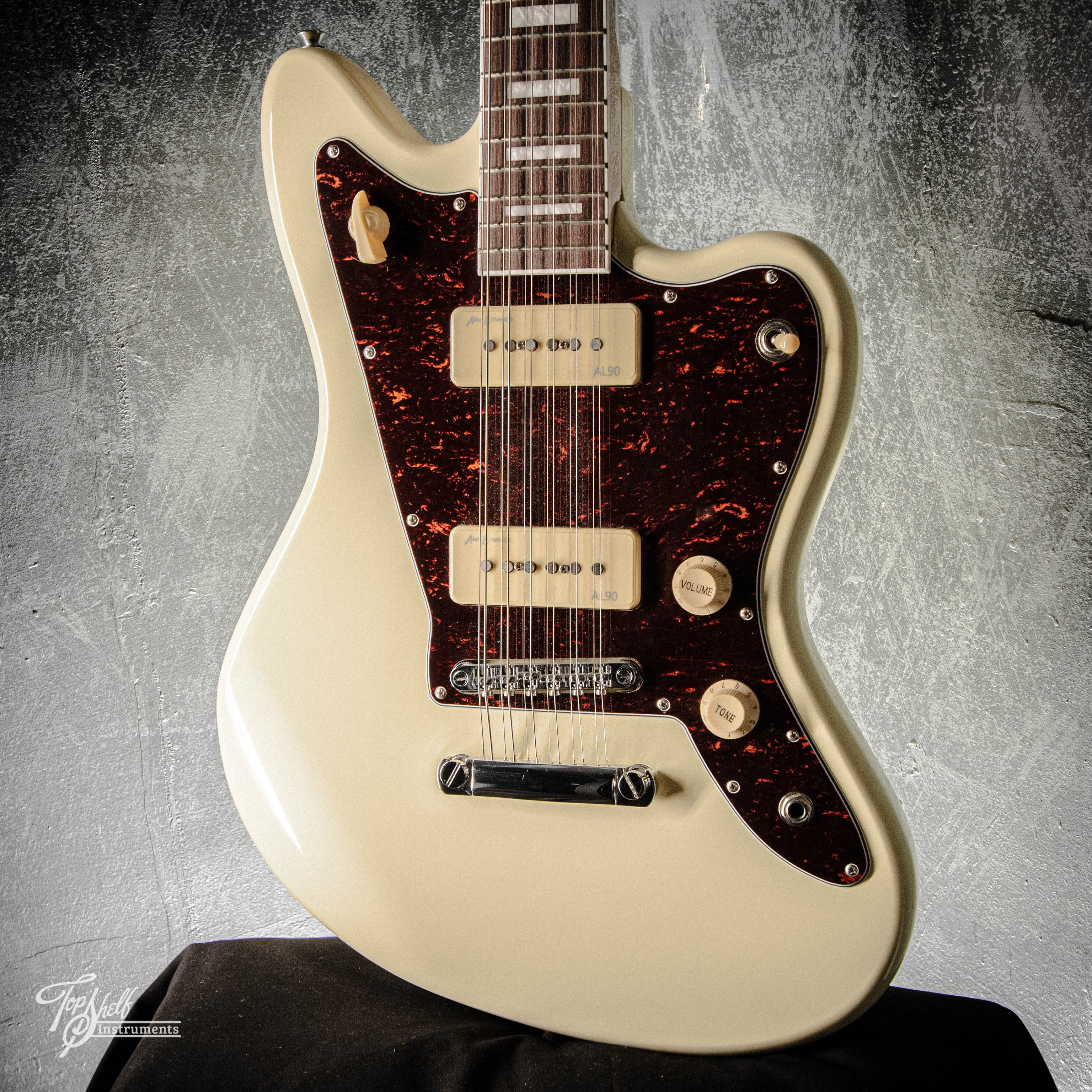 Alan Entwistle RJT-60/12 Electric XII Vintage White 2021 – Topshelf ...