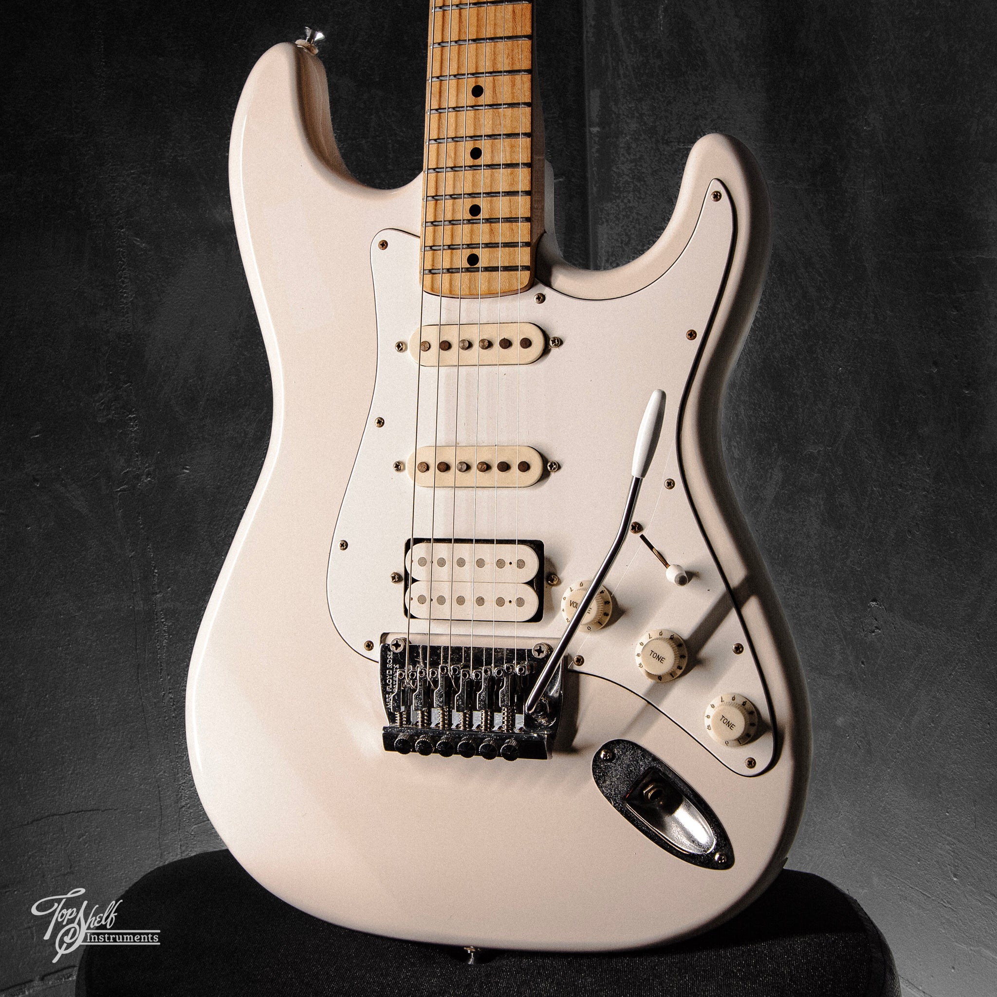 Daion Superstrat-Style White 1988 – Topshelf Instruments