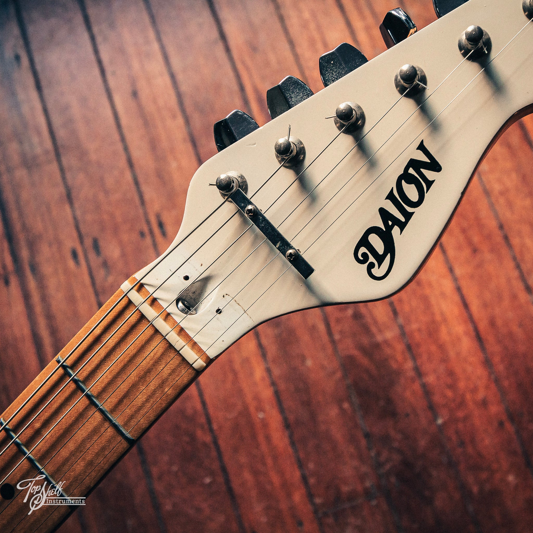 Daion Superstrat-Style White 1988 – Topshelf Instruments