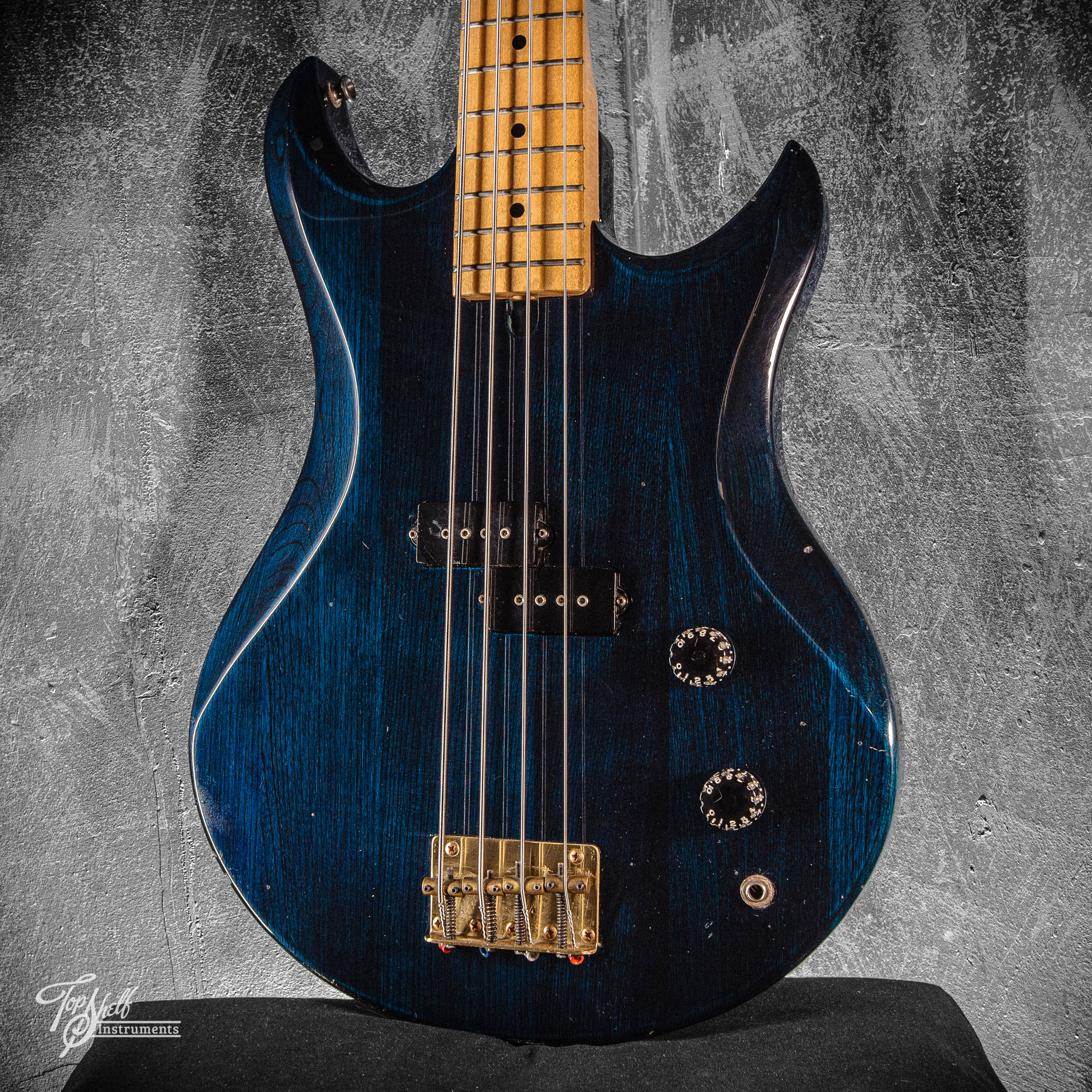 Vantage AV-325B Avenger Bass Transparent Blue 1981 – Topshelf Instruments
