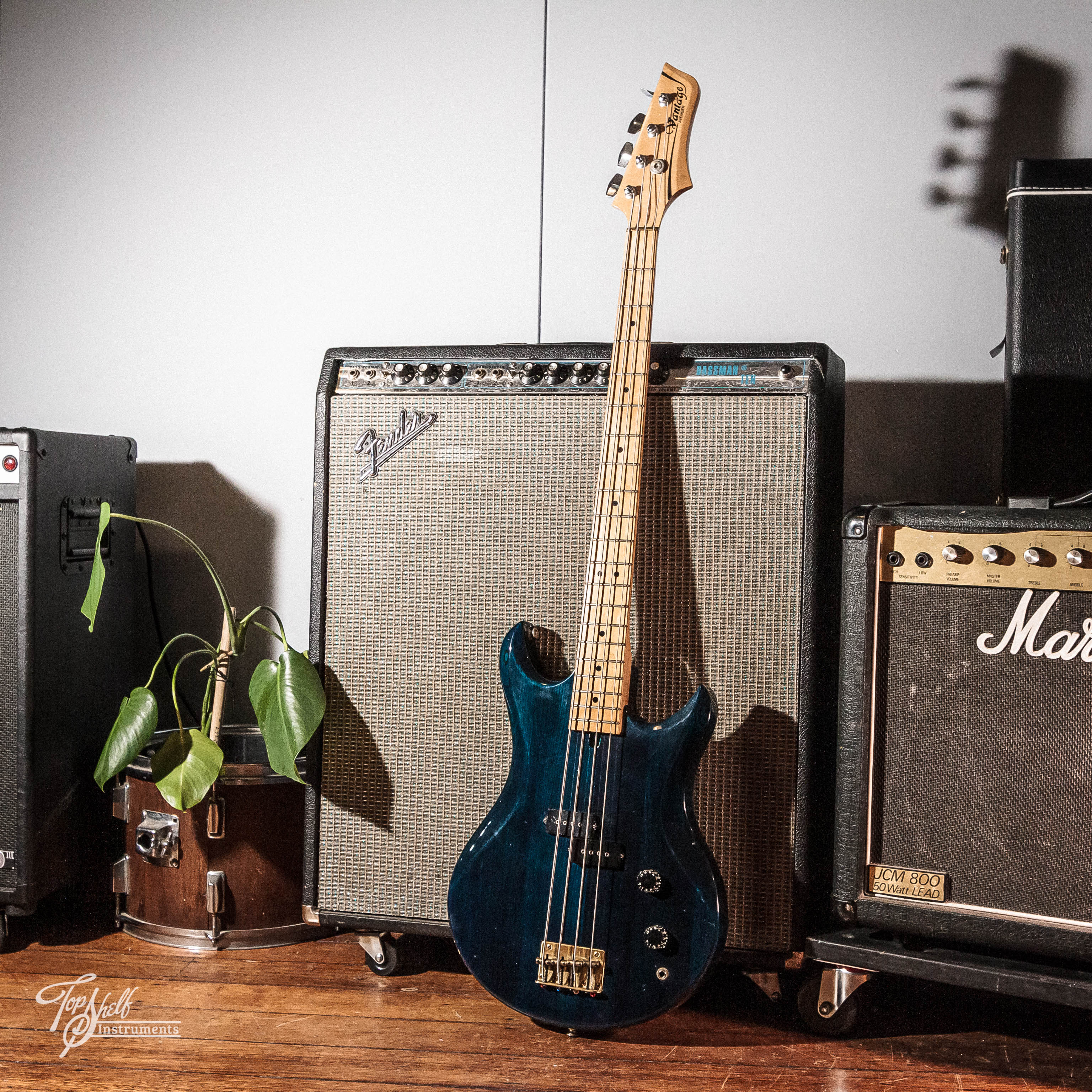 Vantage AV-325B Avenger Bass Transparent Blue 1981 – Topshelf Instruments