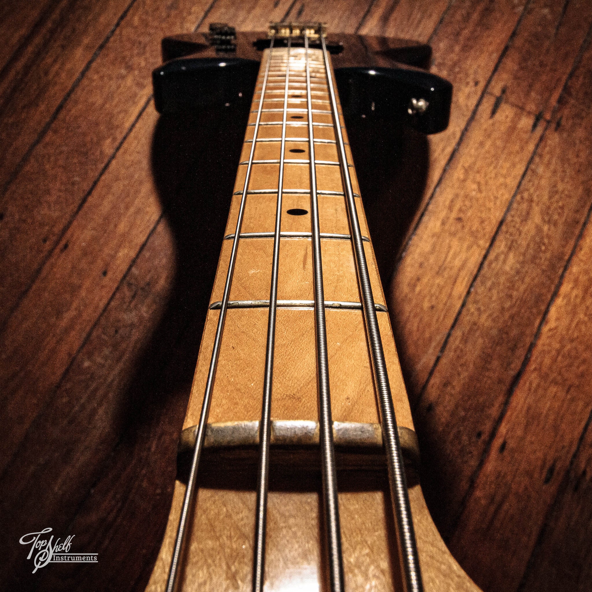Vantage AV-325B Avenger Bass Transparent Blue 1981 – Topshelf Instruments