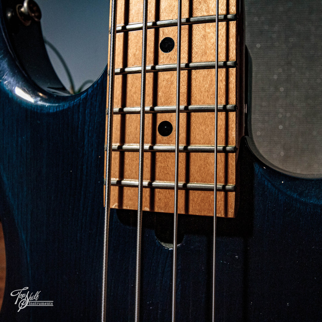 Vantage AV-325B Avenger Bass Transparent Blue 1981 – Topshelf Instruments