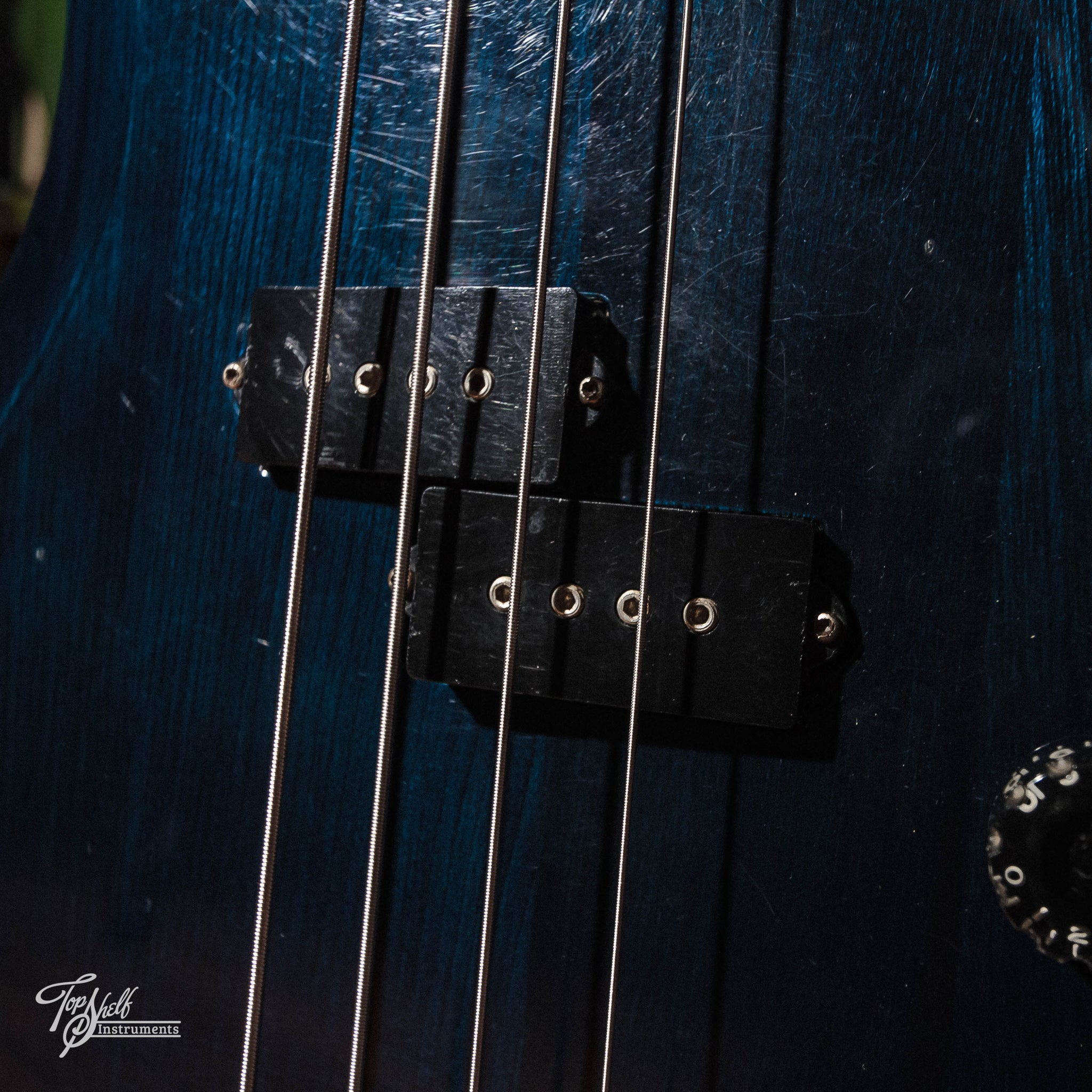 Vantage AV-325B Avenger Bass Transparent Blue 1981 – Topshelf Instruments