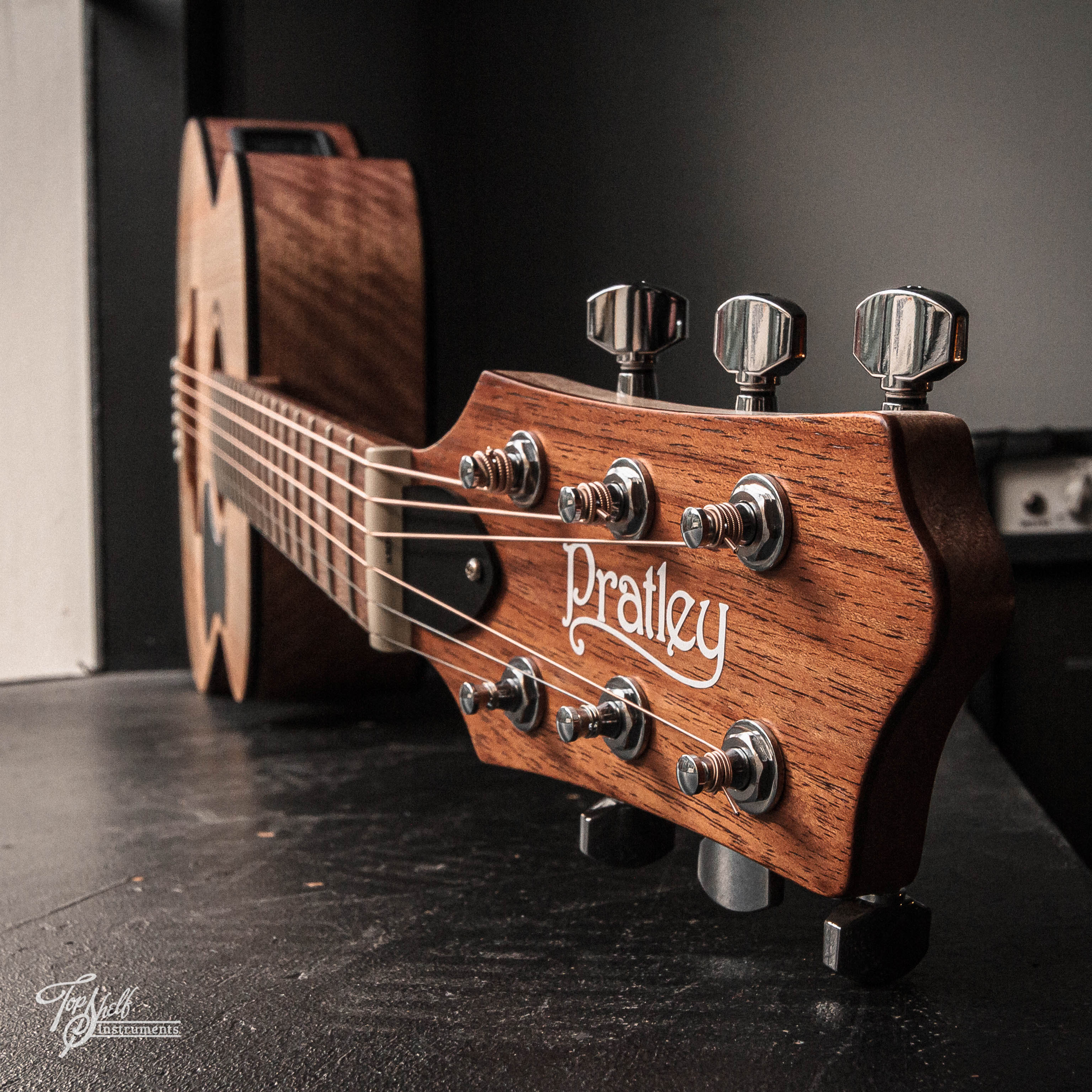 Pratley Classic Mini OM Bunya/Maple 2024 (New) – Topshelf Instruments