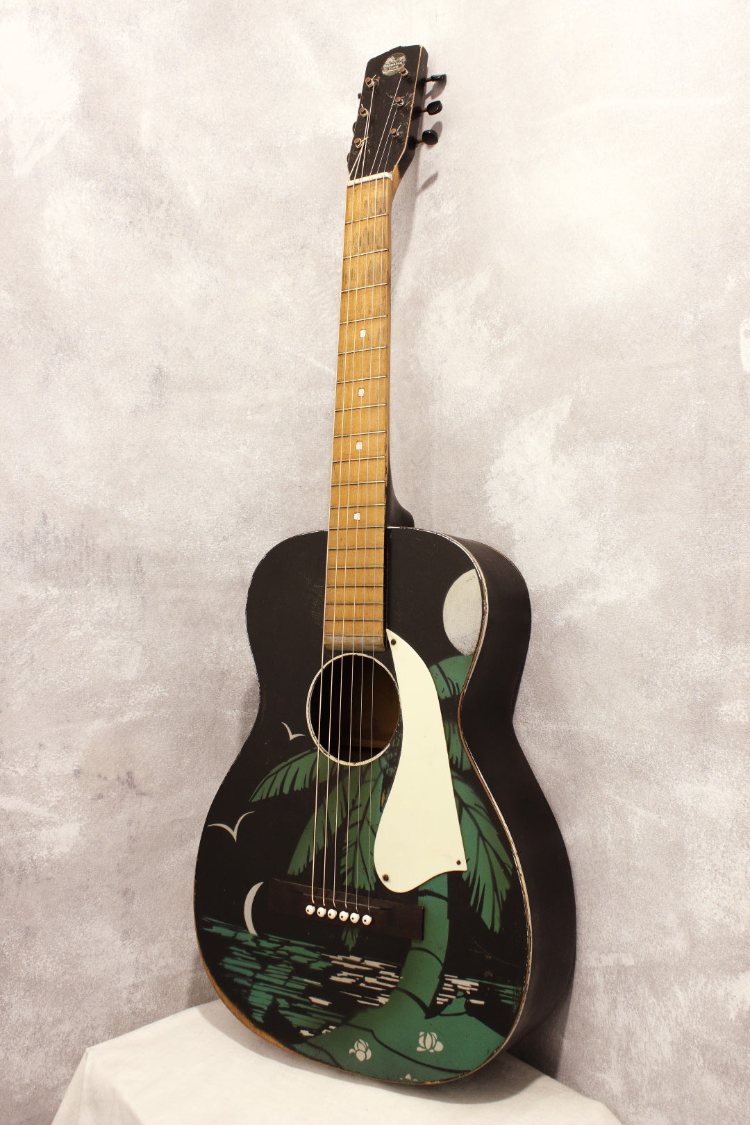 Hawaiian Club Painted Parlour Acoustic c1938 – Topshelf Instruments
