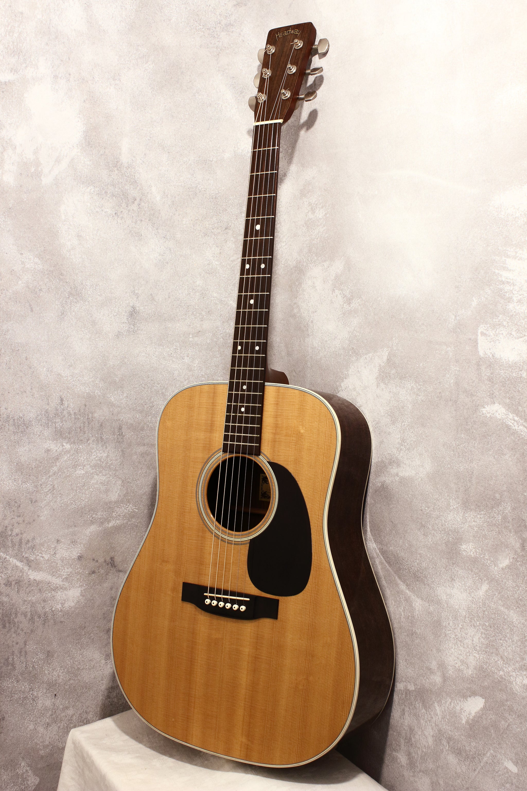 Headway HD-105 Dreadnought Acoustic 1980 – Topshelf Instruments
