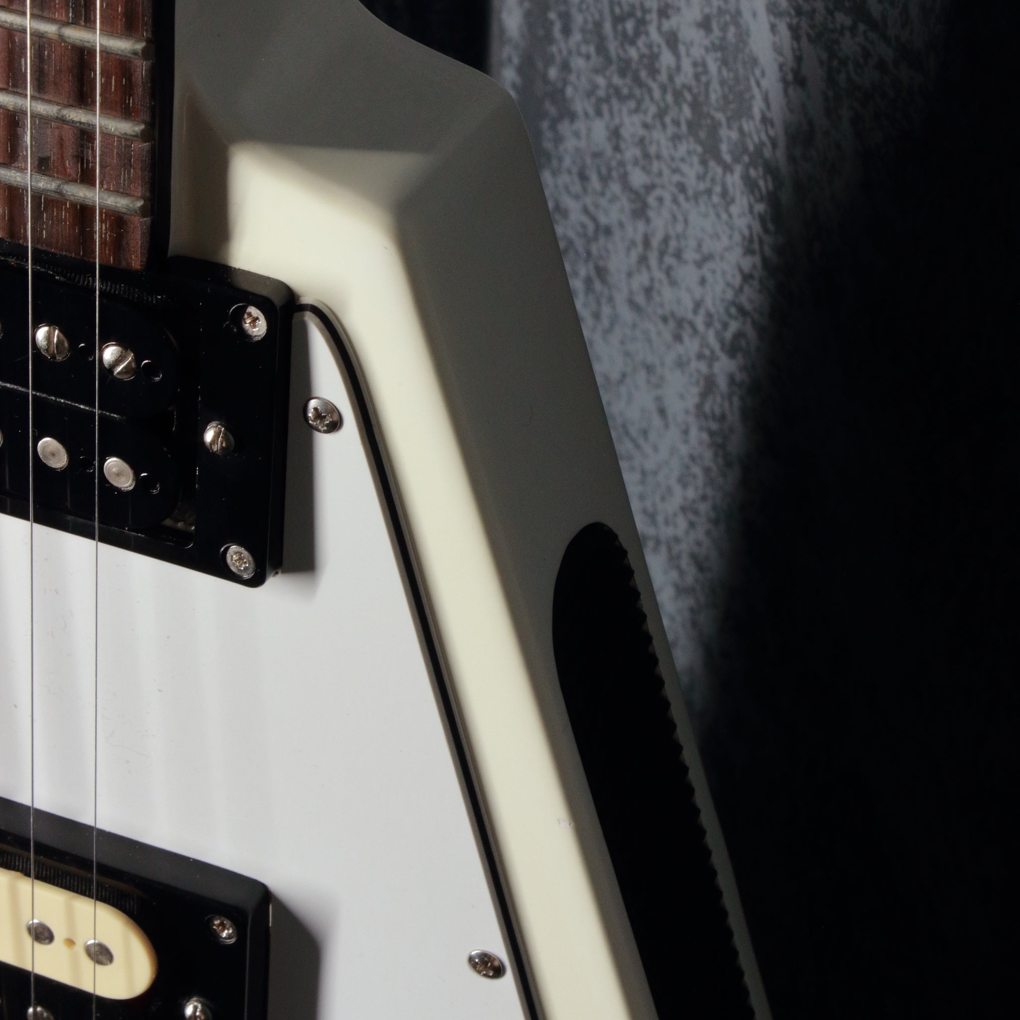 Epiphone Flying V Arctic White 2011 – Topshelf Instruments
