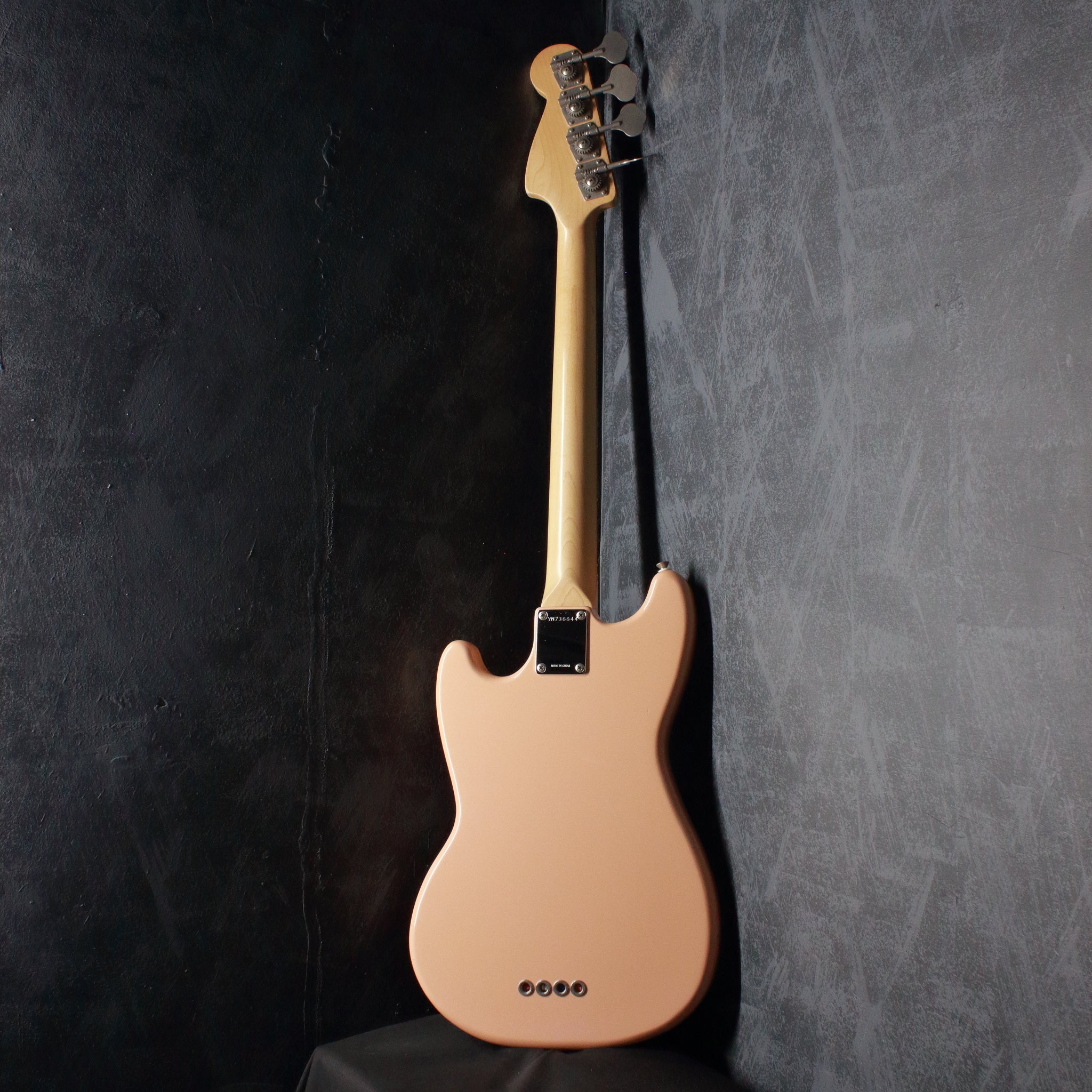 Squier Vista Series Musicmaster Bass Shell Pink 1997 – Topshelf Instruments