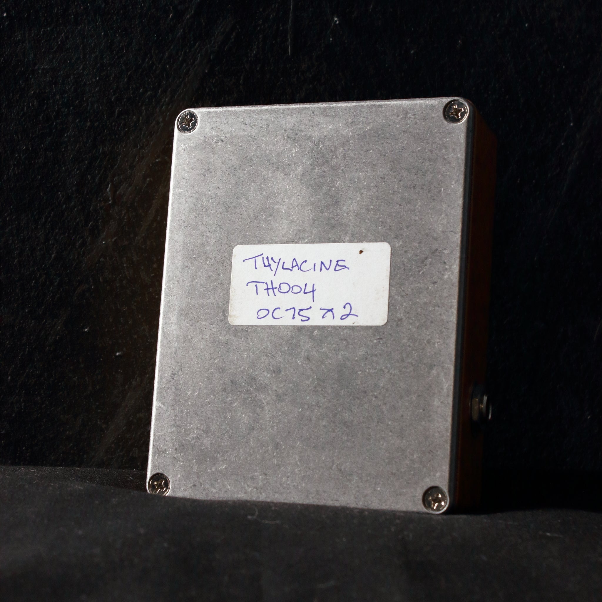 Van Diemens AAD Thylacine OC75 Fuzz Pedal – Topshelf Instruments