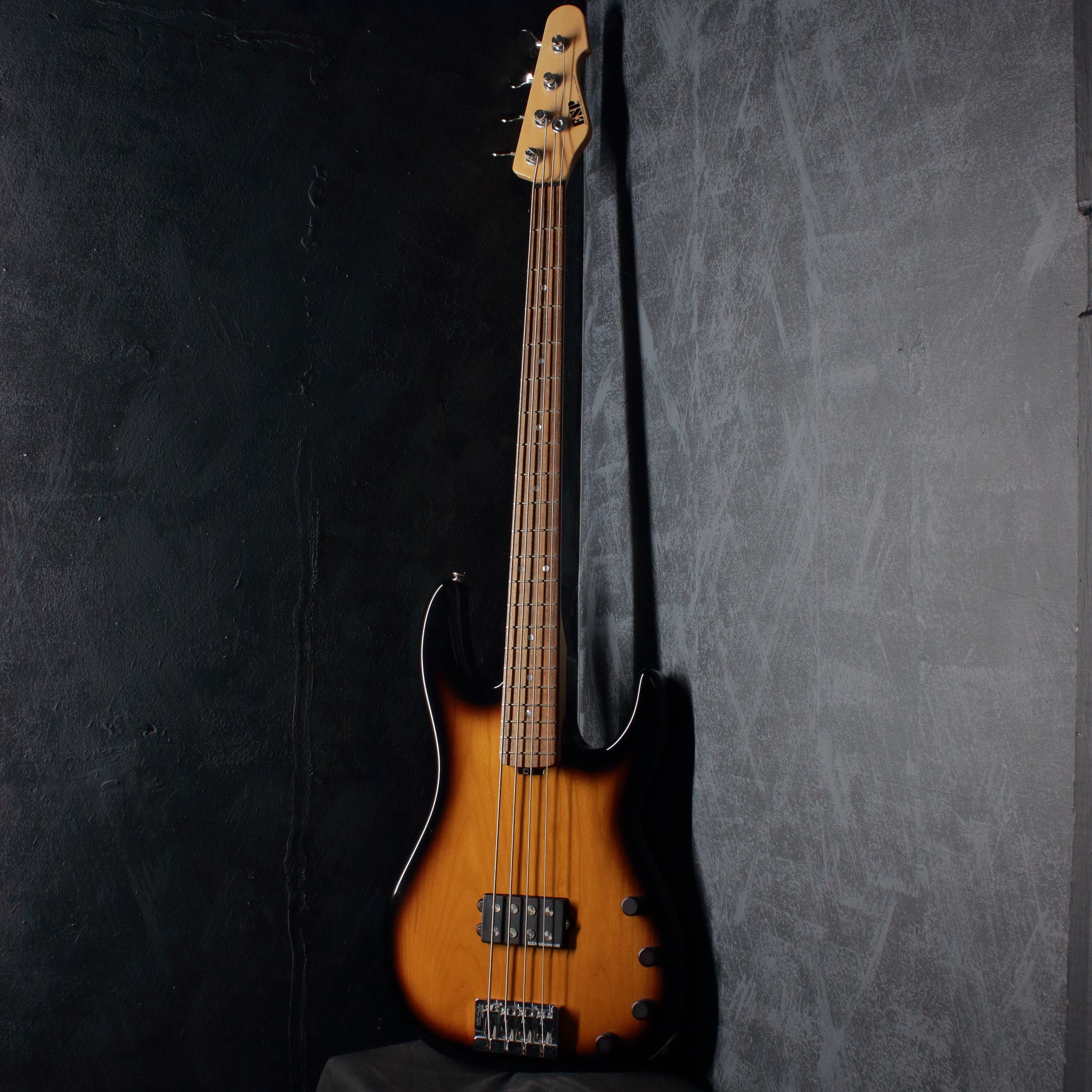 ESP Custom Shop Surveyor Bass Sunburst 2005 – Topshelf Instruments