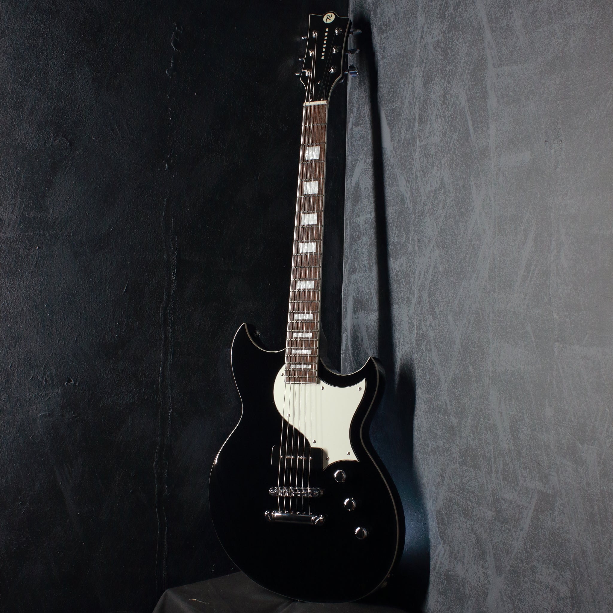 Reverend Sensei Jr Midnight Black 2021 – Topshelf Instruments