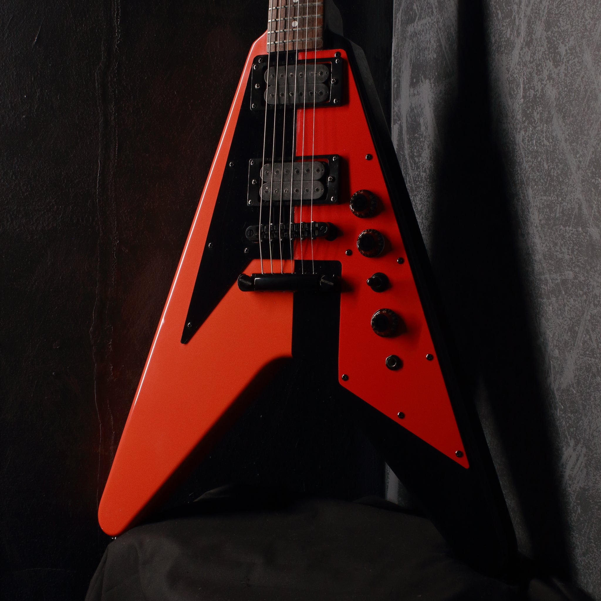 Epiphone Flying V Red/Black Harlequin 1999 – Topshelf Instruments