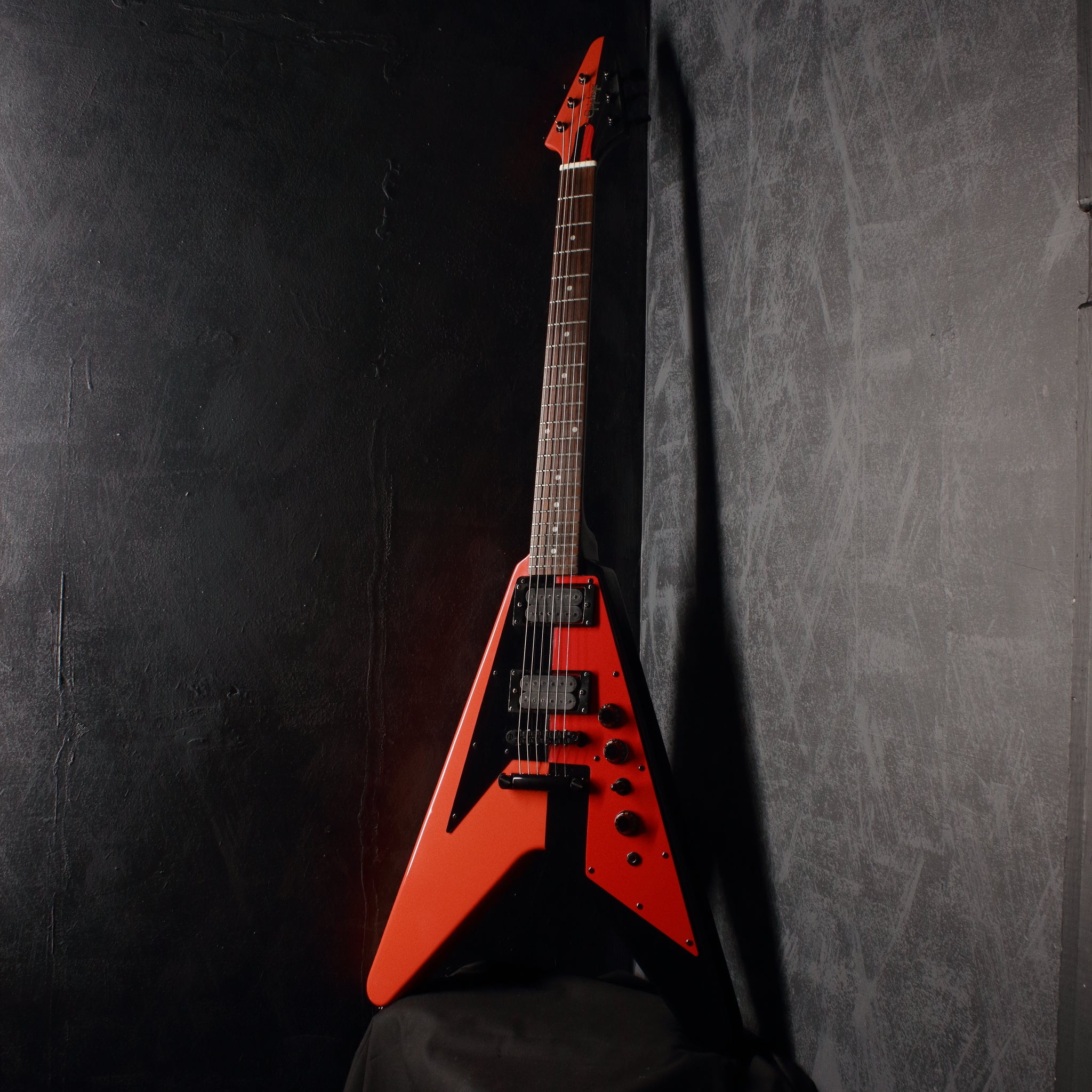Epiphone Flying V Red/Black Harlequin 1999 – Topshelf Instruments