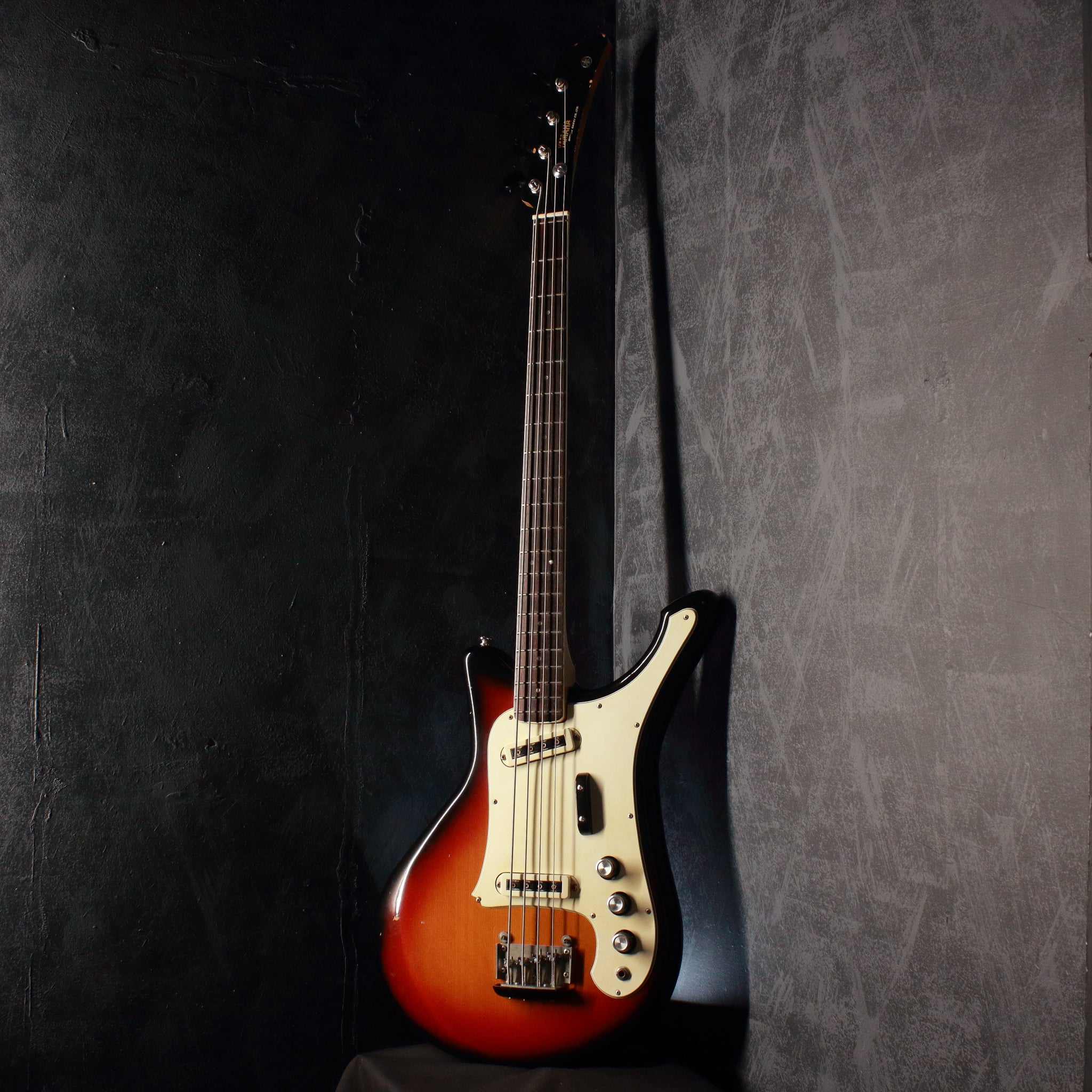 Yamaha SB5A Flying Samurai Bass Sunburst 1967 – Topshelf Instruments