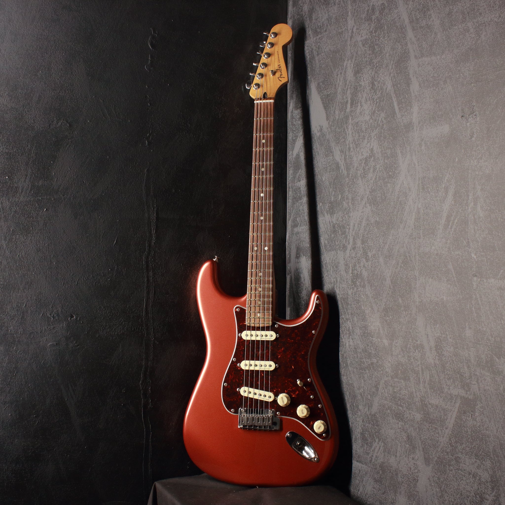 Fender Player Plus Stratocaster Aged Candy Apple Red 2021 – Topshelf ...