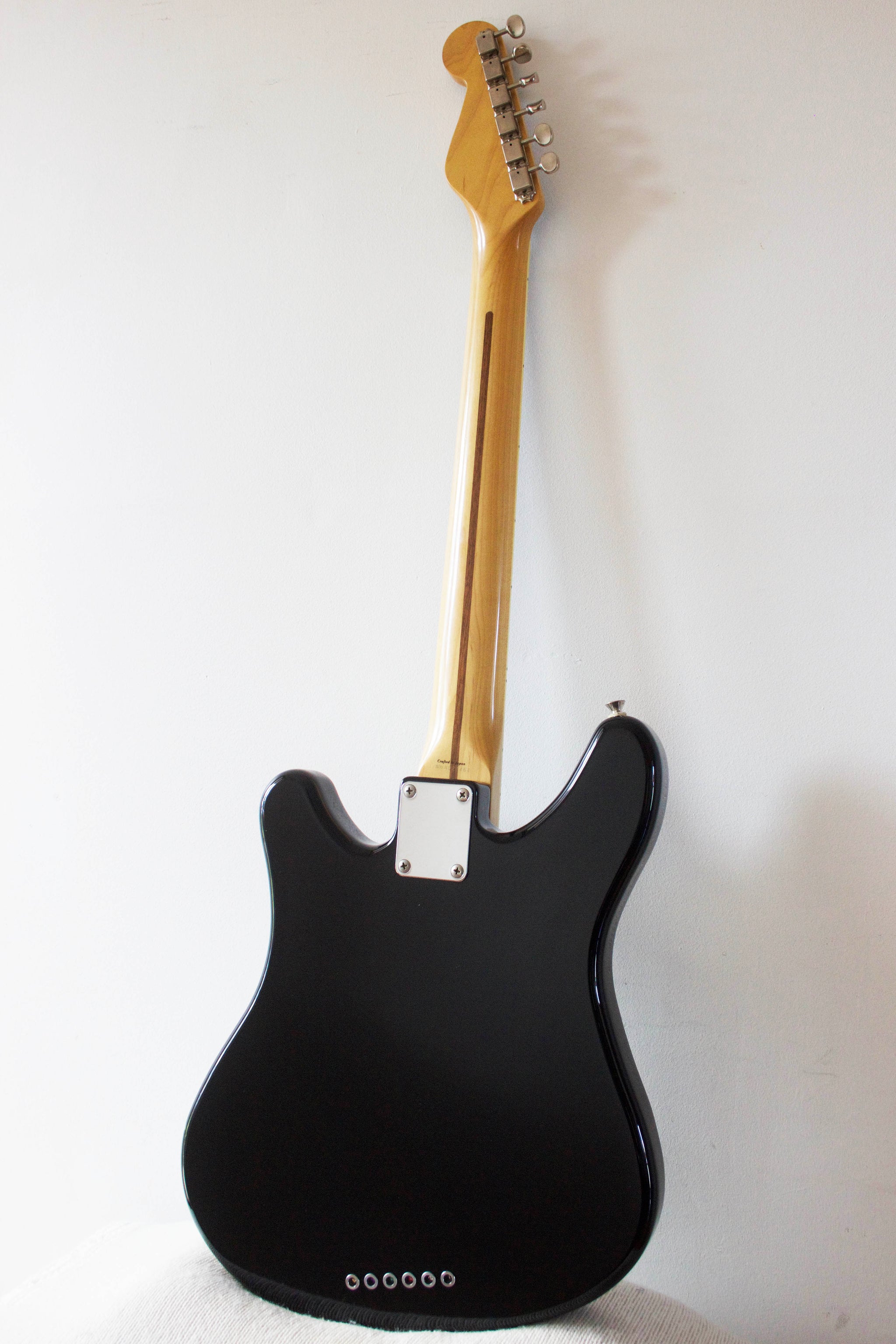 Squier Vista Series Venus Black MIJ 1997 – Topshelf Instruments