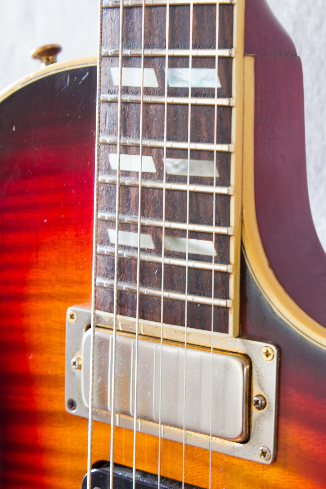 Gibson Nighthawk Standard ST3 Fireburst 1996 – Topshelf Instruments