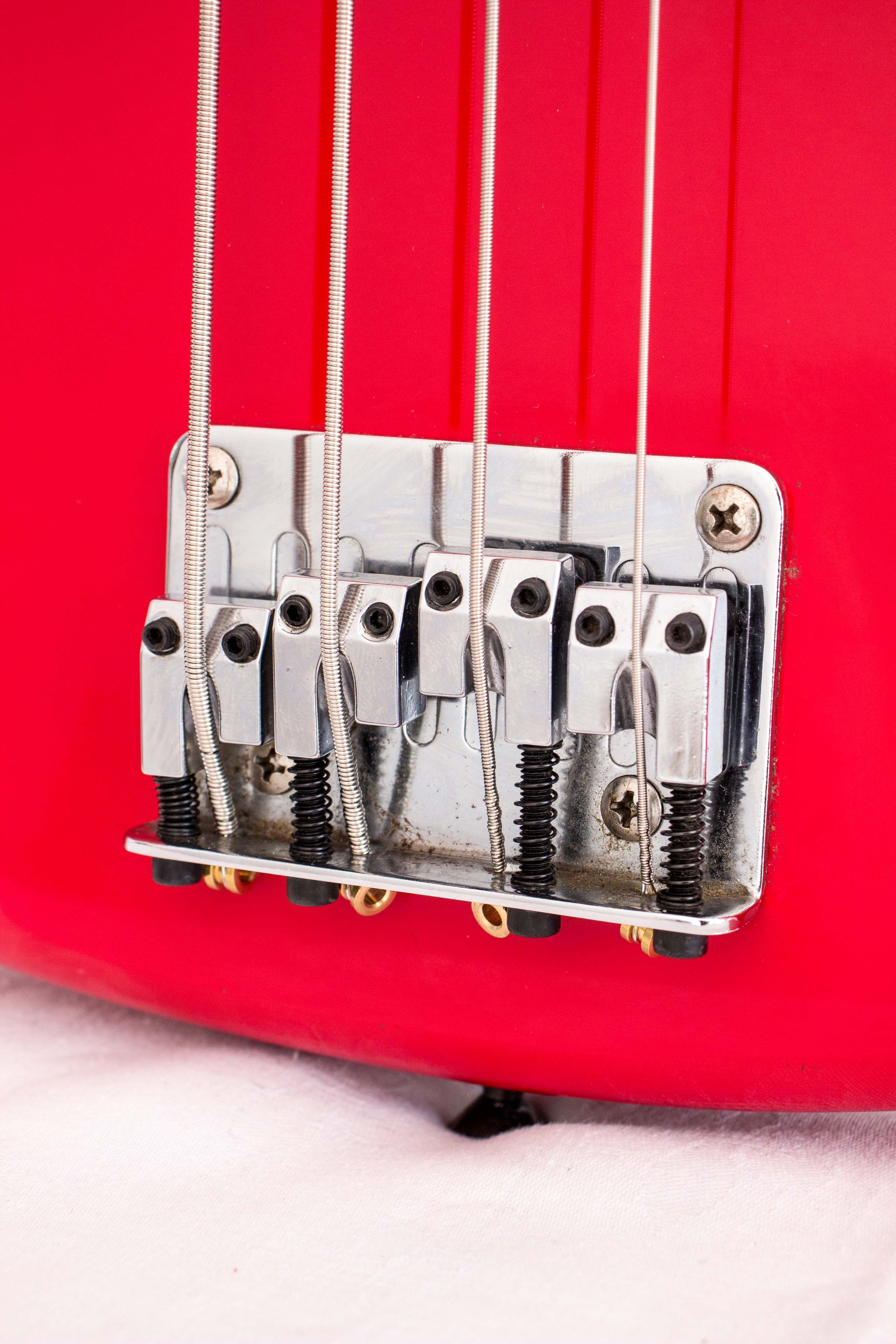 Yamaha BB300 Bass Vivid Red 1991 – Topshelf Instruments