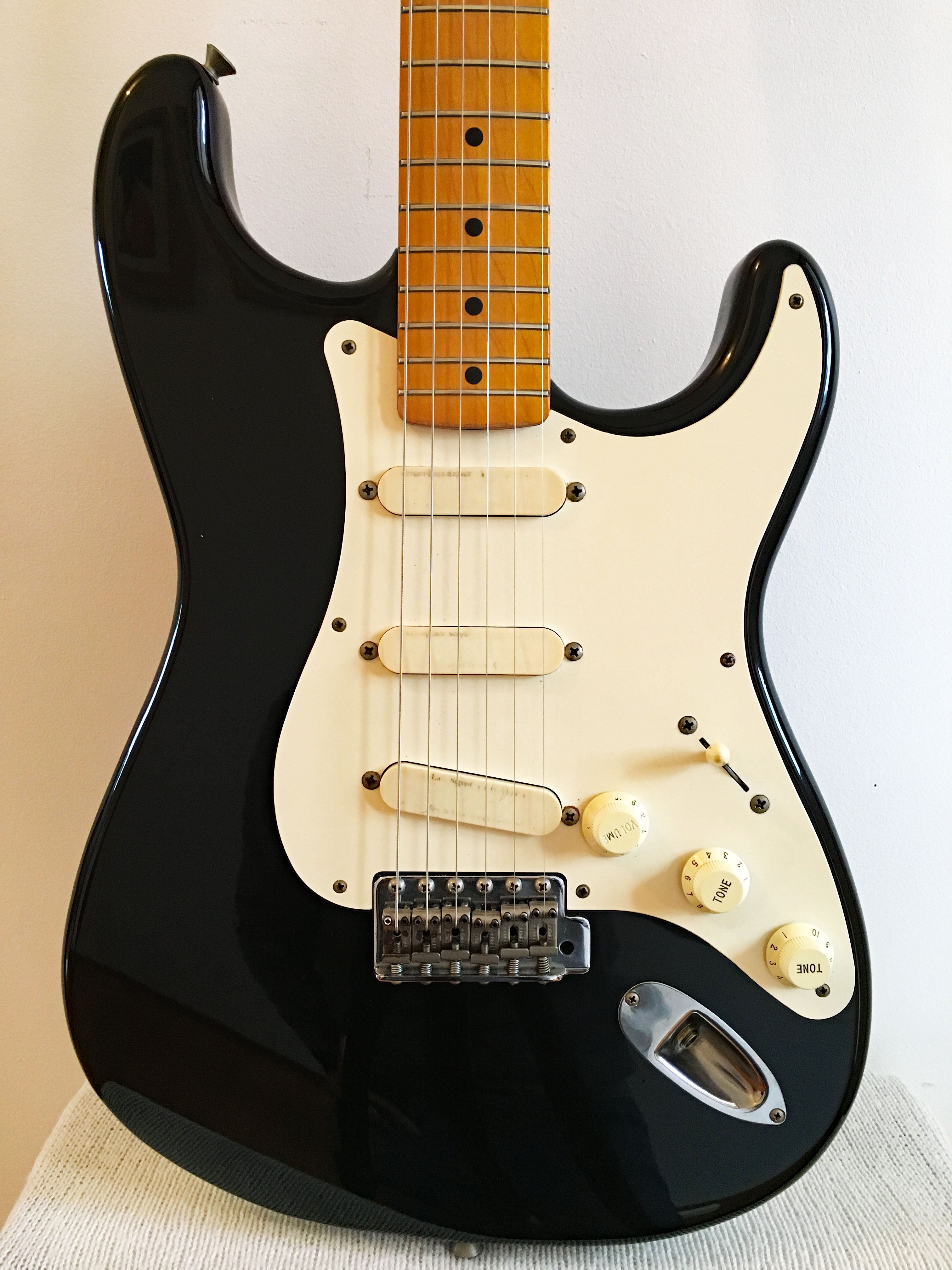 Used Fender Lace-Sensor Stratocaster Black 1991 – Topshelf Instruments