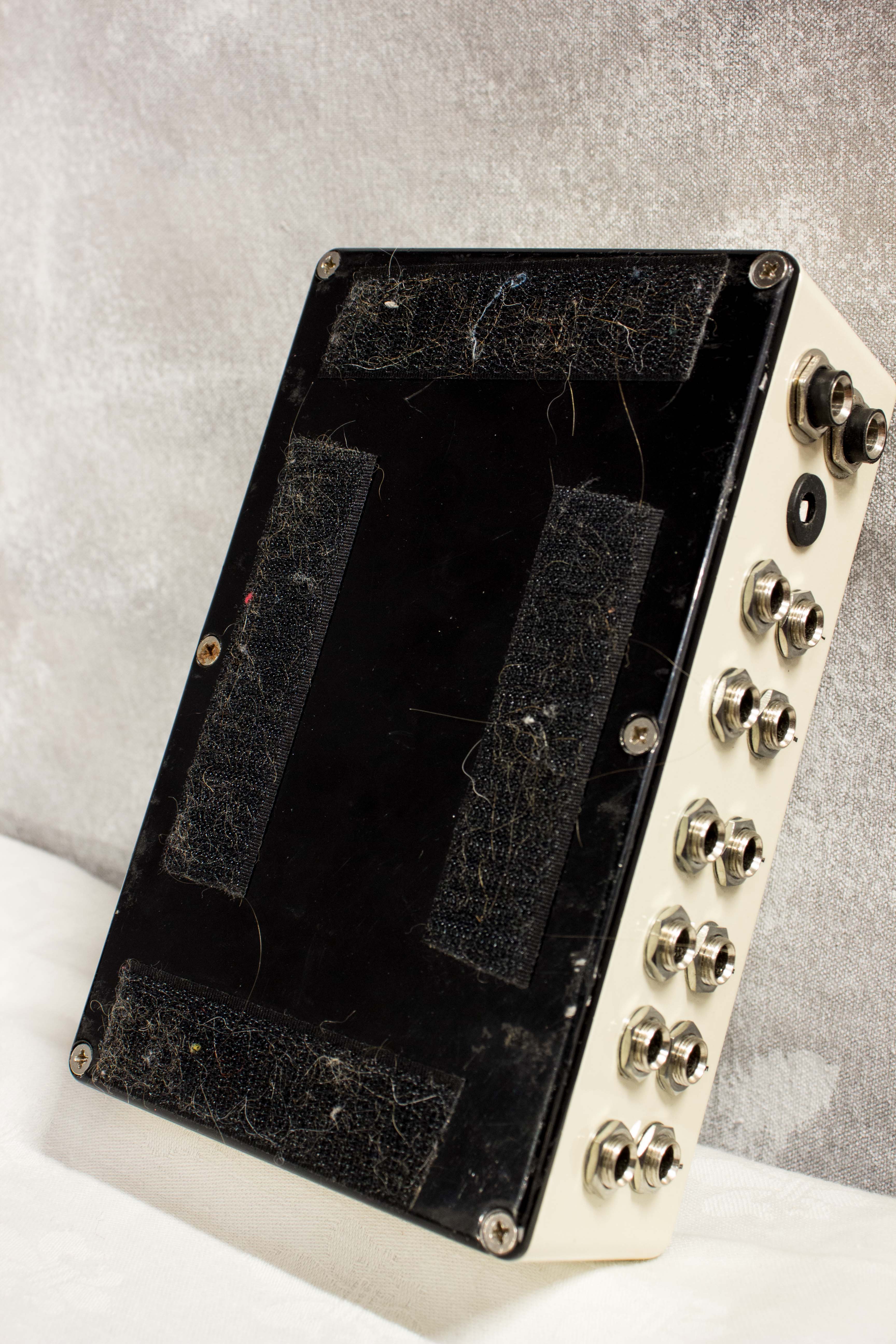 Loopi Pedals 6 Channel Double Deck Bypass Strip Loop Pedal – Topshelf ...