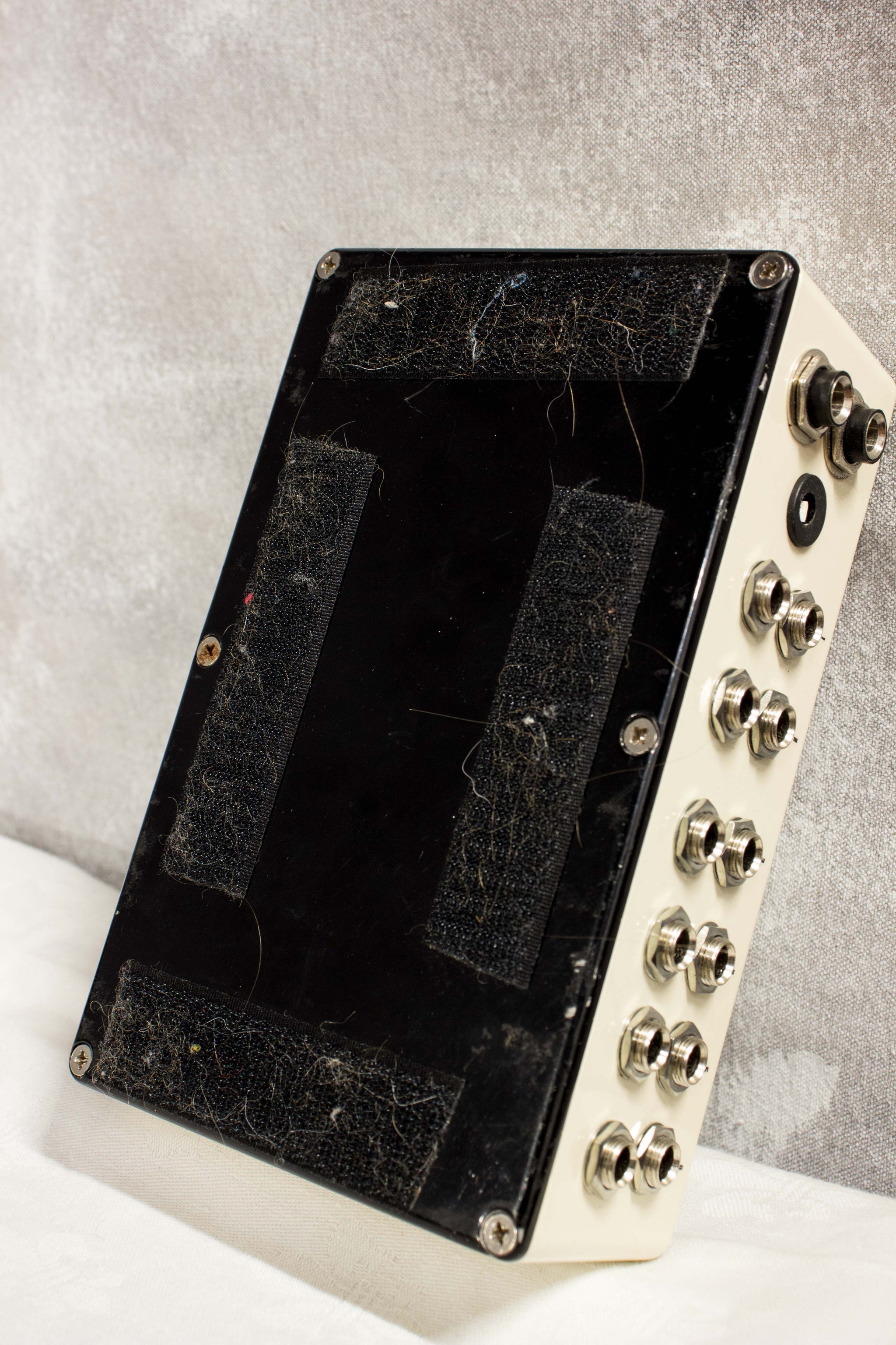 Loopi Pedals 6 Channel Double Deck Bypass Strip Loop Pedal – Topshelf ...