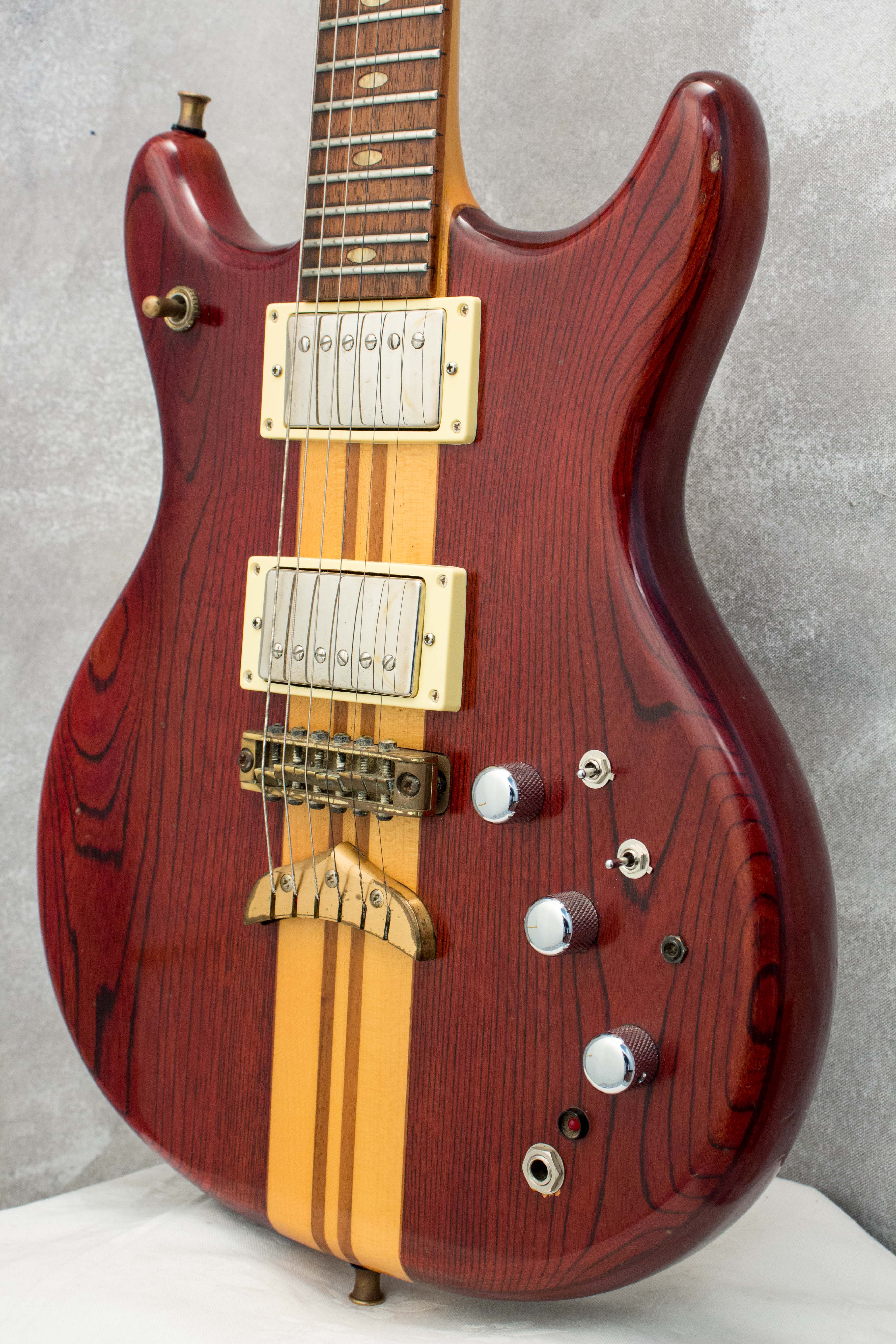 Vantage VA900 Matte Oak 1981 – Topshelf Instruments