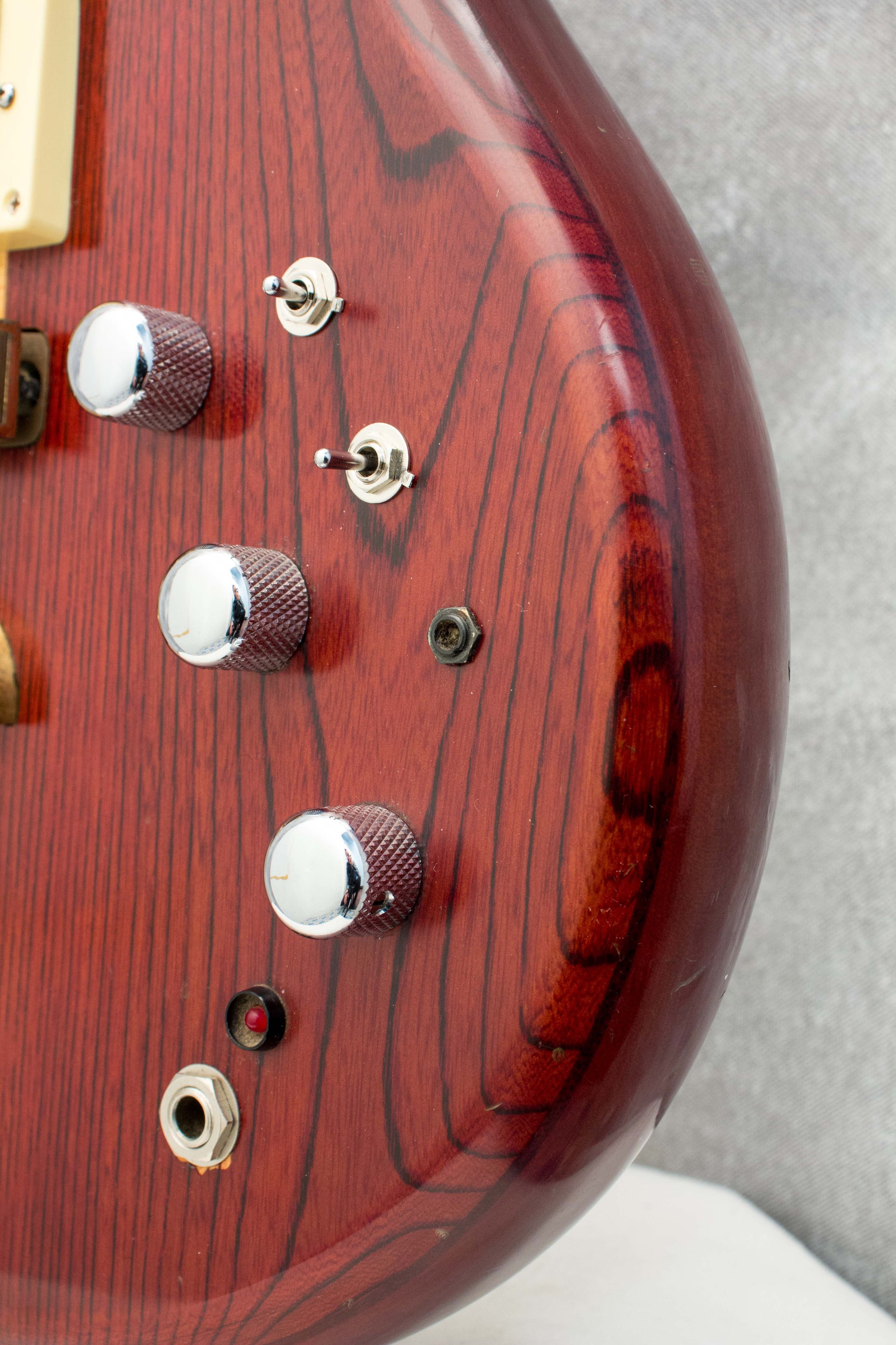 Vantage VA900 Matte Oak 1981 – Topshelf Instruments