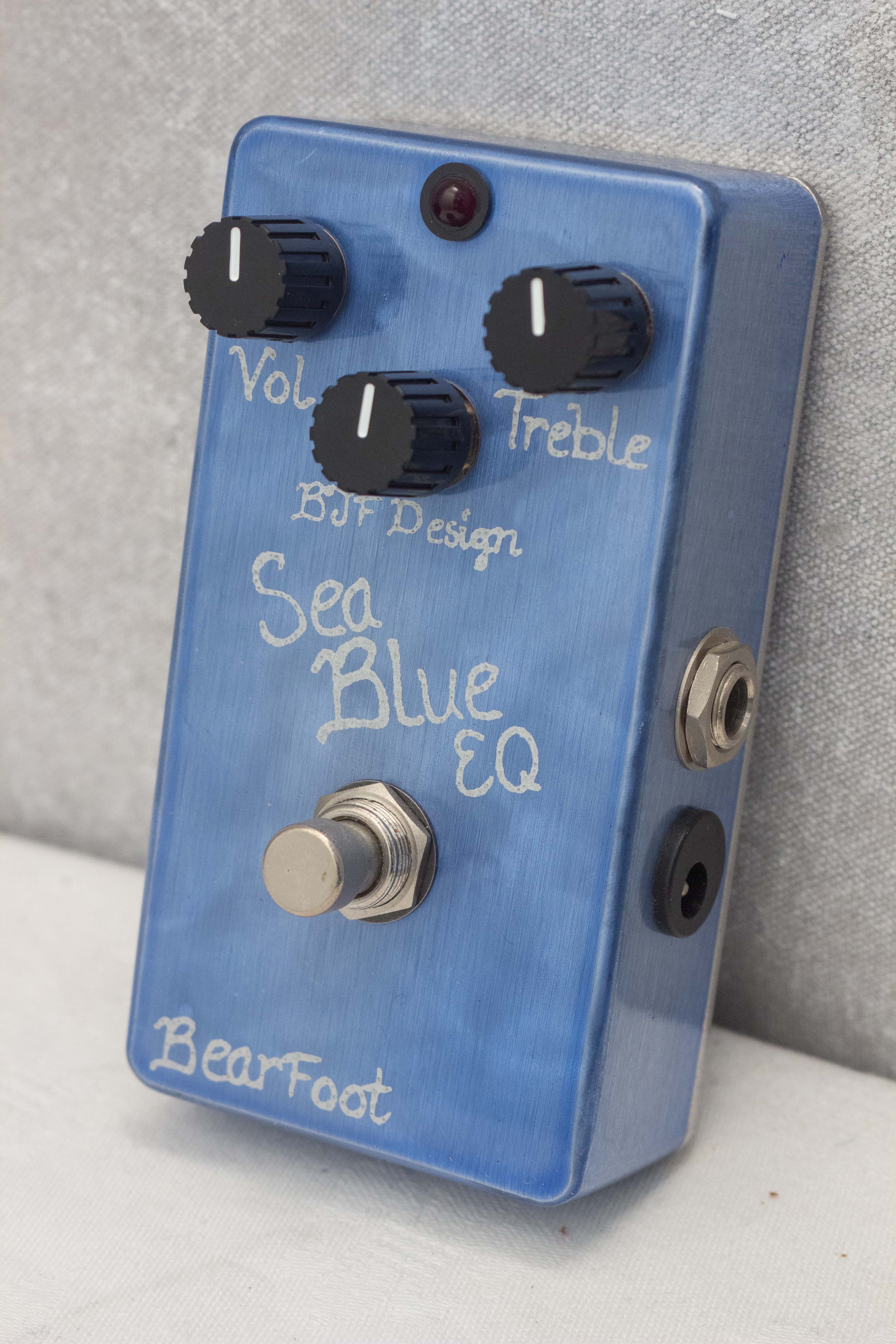 Bearfoot FX Sea Blue EQ Pedal – Topshelf Instruments