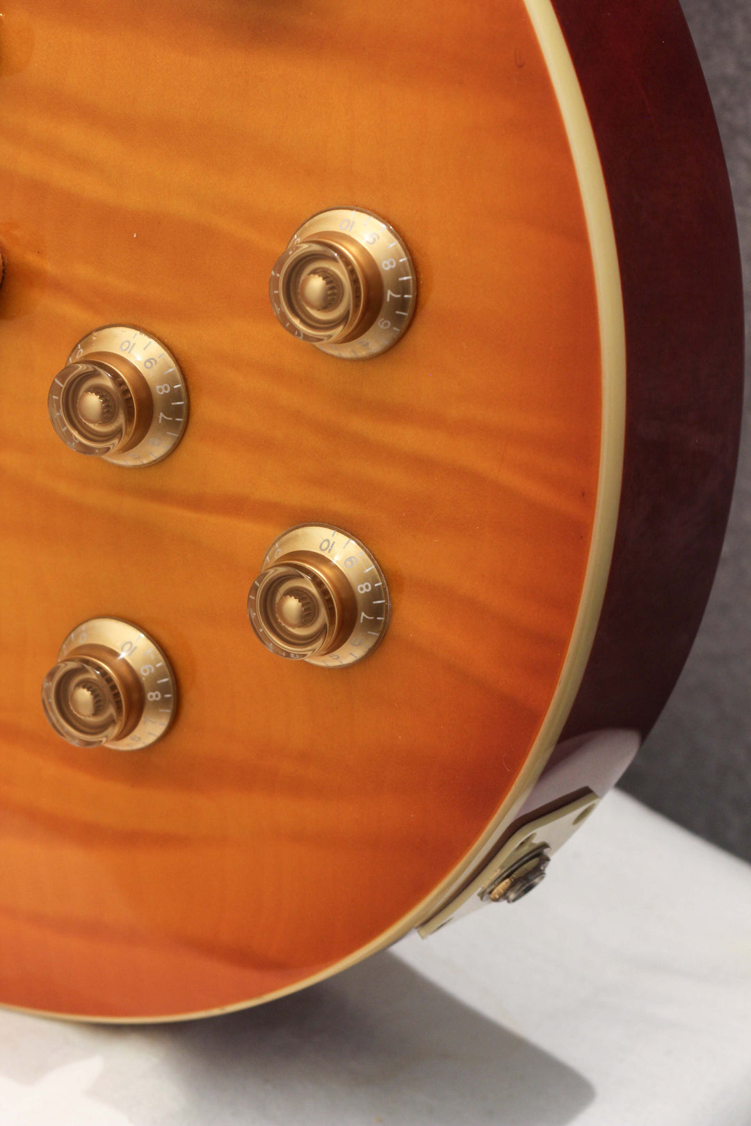 Blitz by Aria Pro II 'Leopard' BLP-450 Honeyburst 2016 – Topshelf ...