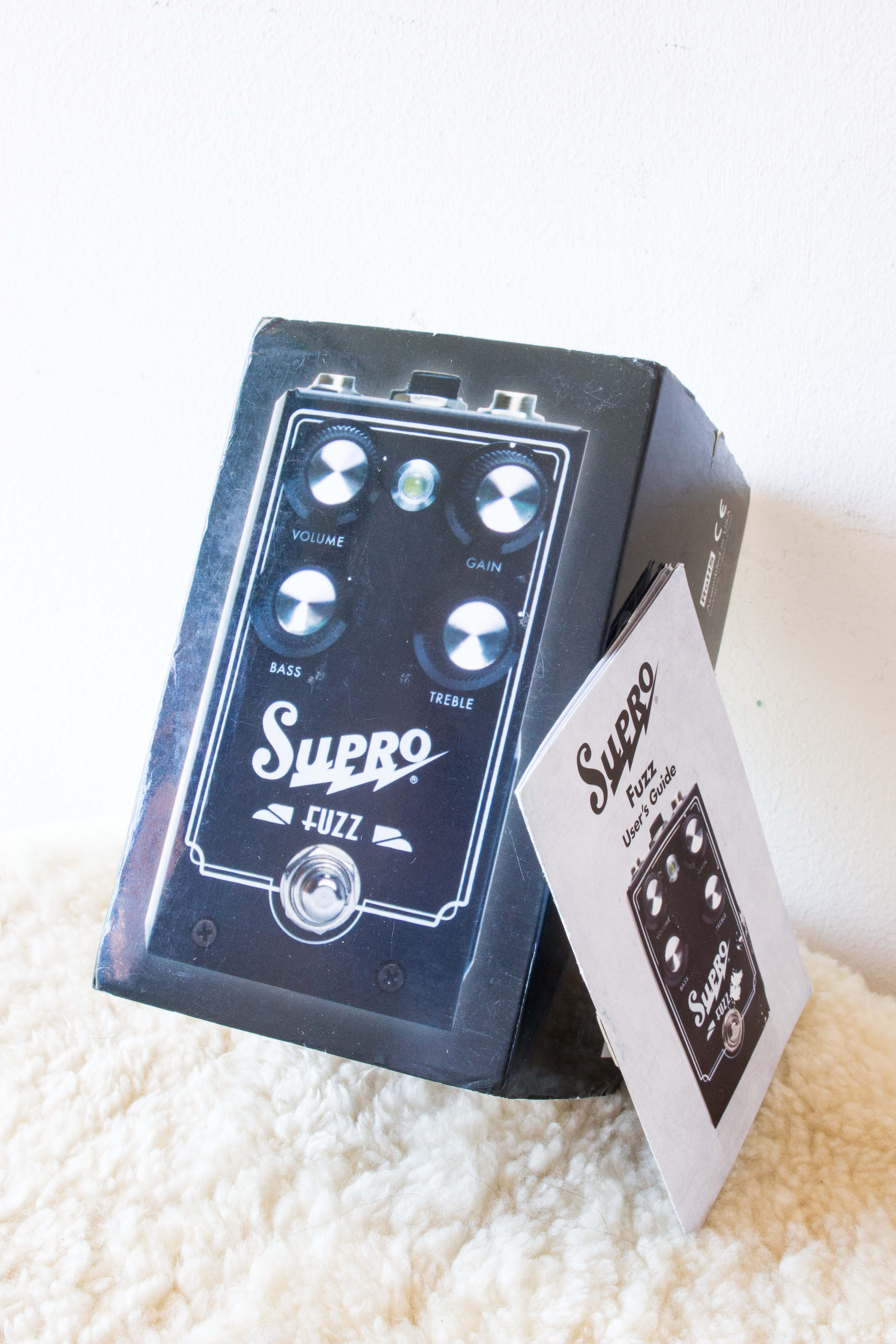 Supro 1304 Fuzz Pedal – Topshelf Instruments