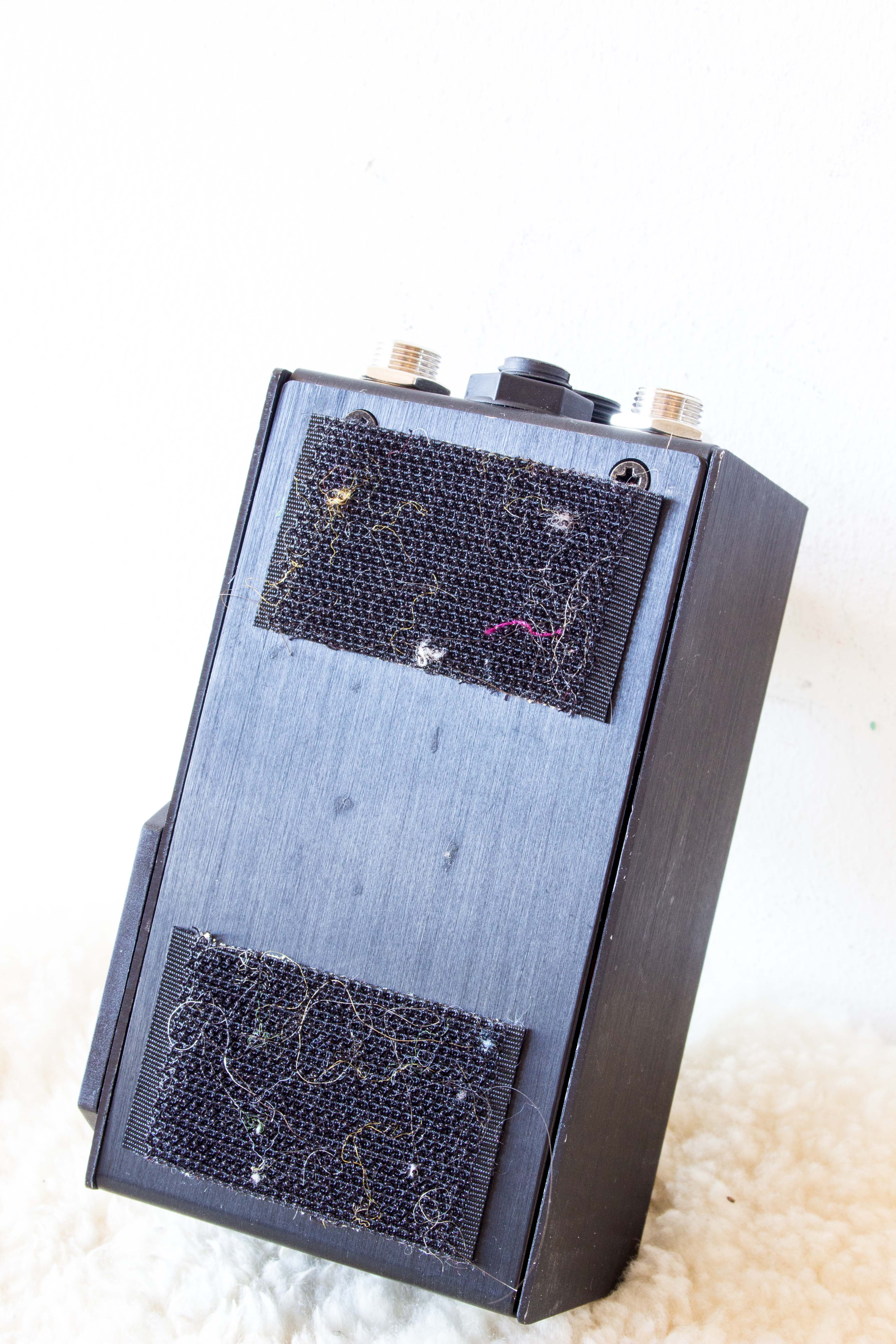 Supro 1304 Fuzz Pedal – Topshelf Instruments