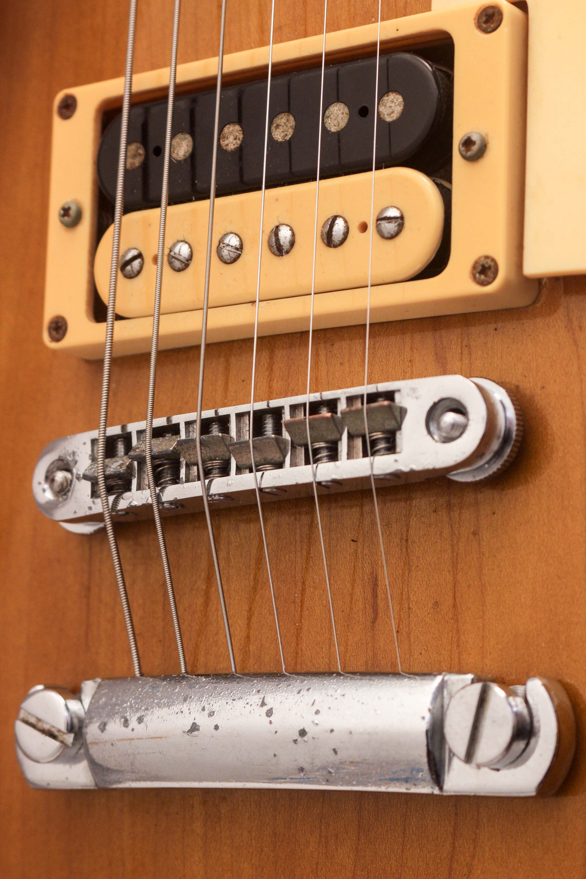 Greco EG900 LP Style Honeyburst 1976 – Topshelf Instruments
